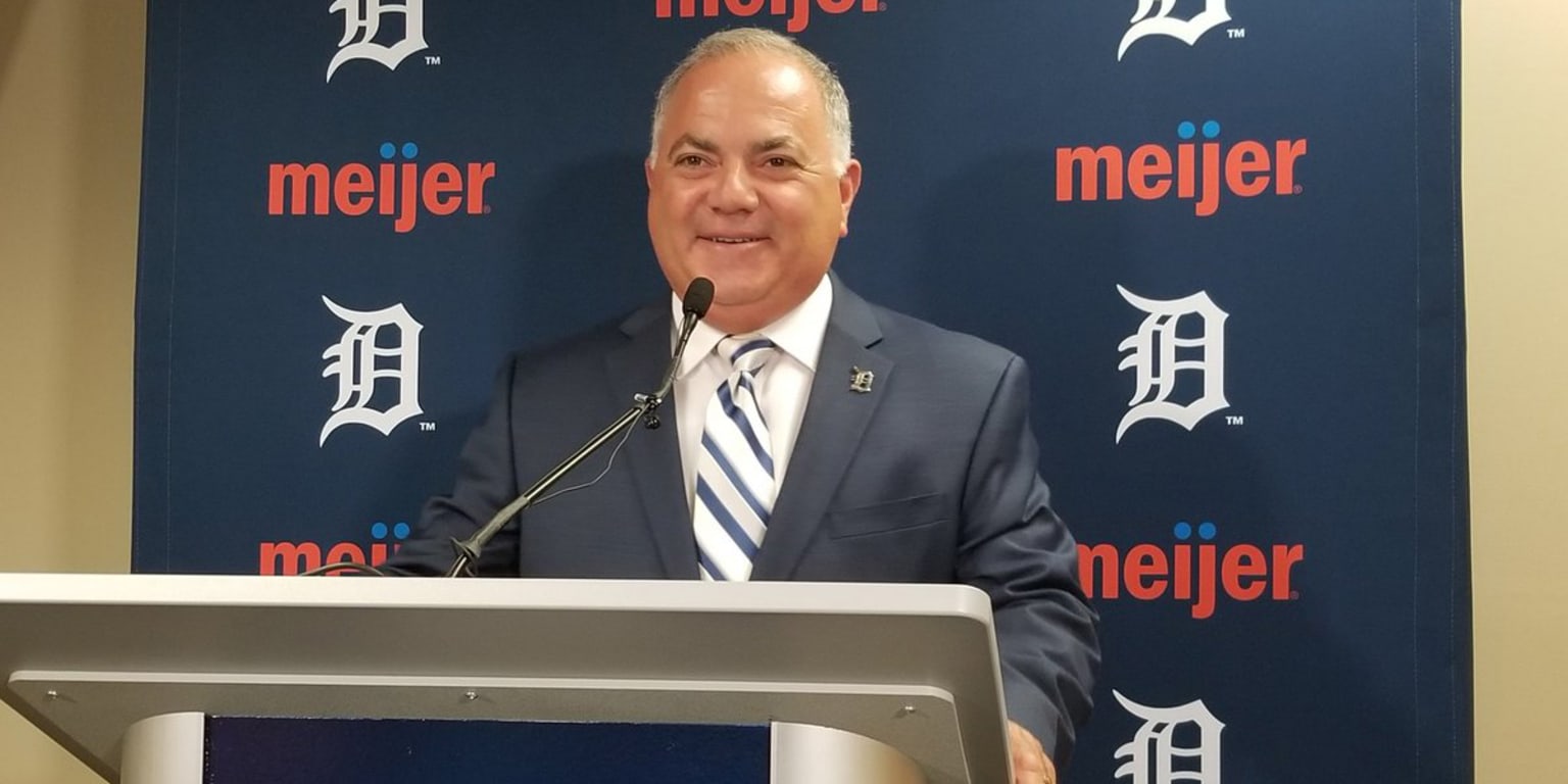Al Avila signs extension with Tigers