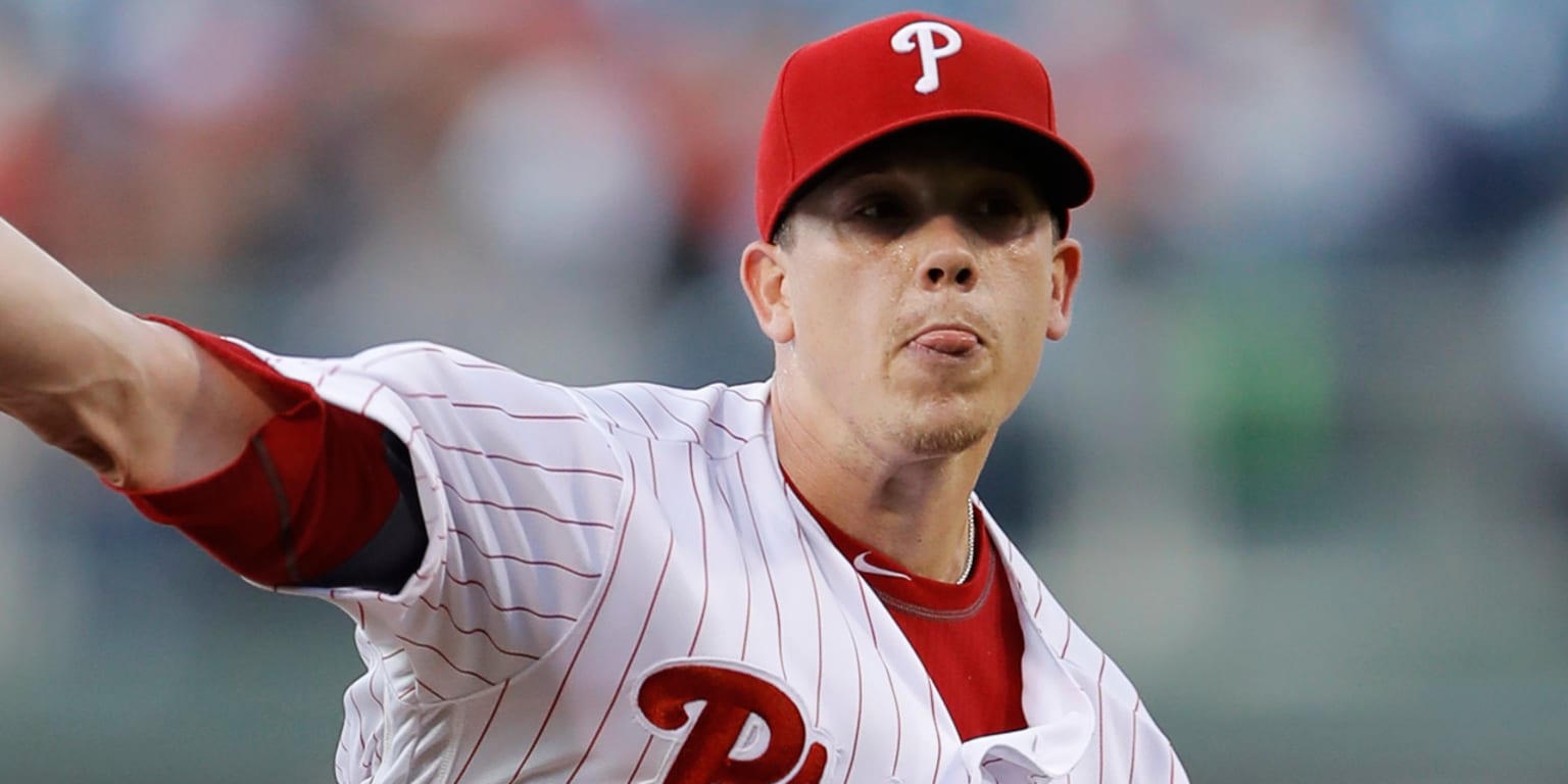 Hellickson leads Phillies to win over Reds