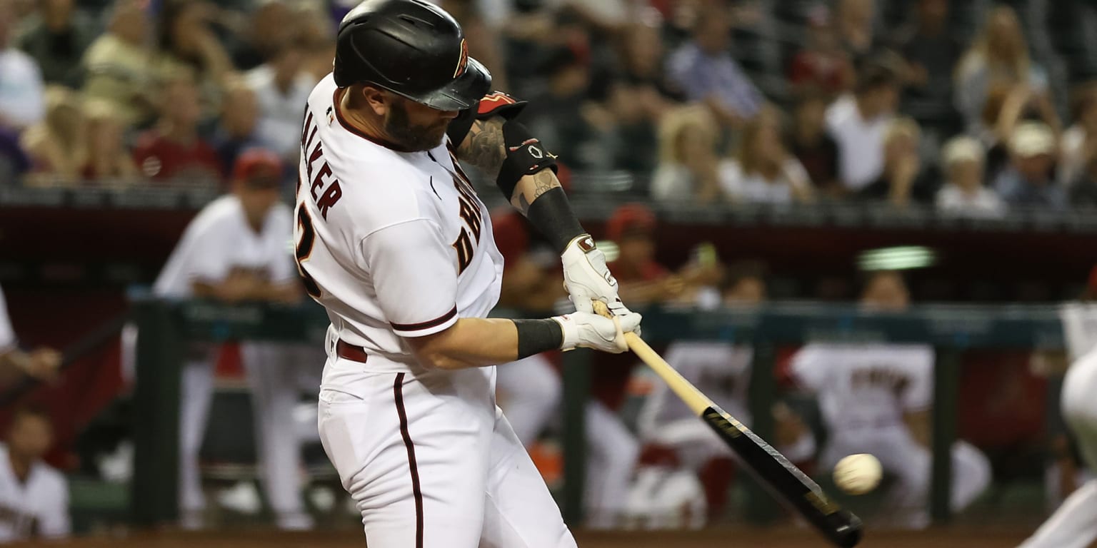 Walker llegó a 16 HR en revés de D-backs