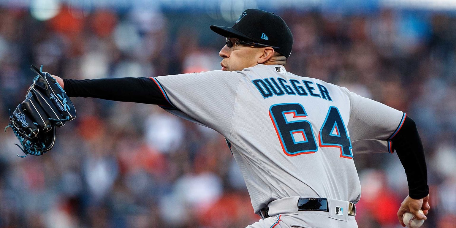 Mariners acquire right-hander Robert Dugger off waivers