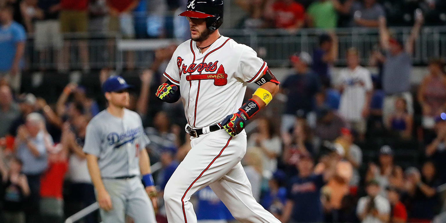Braves' Tyler Flowers hits clutch pinch-hit HR