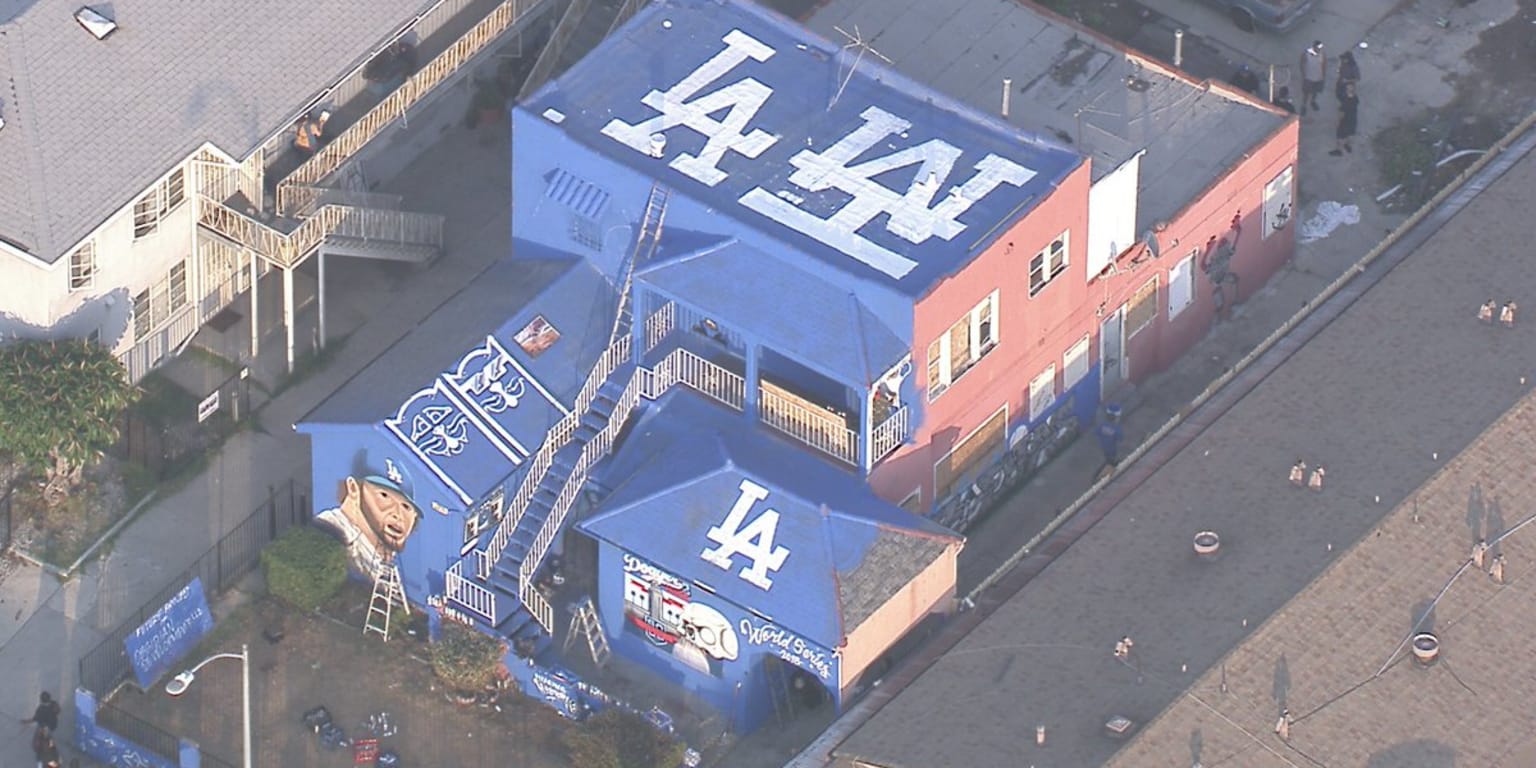 A Los Angeles artist transformed a house into a monument to the Dodgers ...