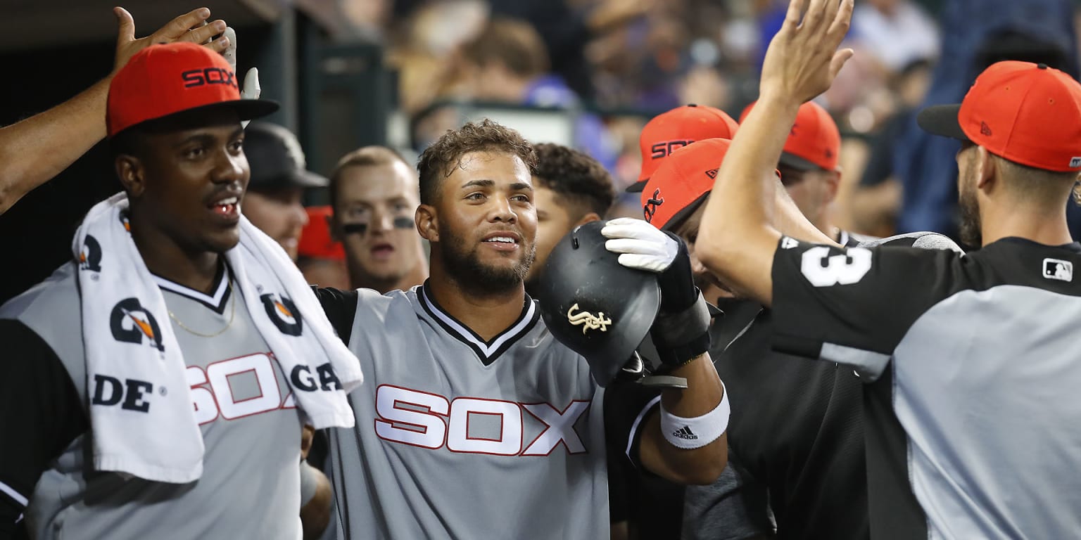 White Sox score 6 in 8th in comeback win
