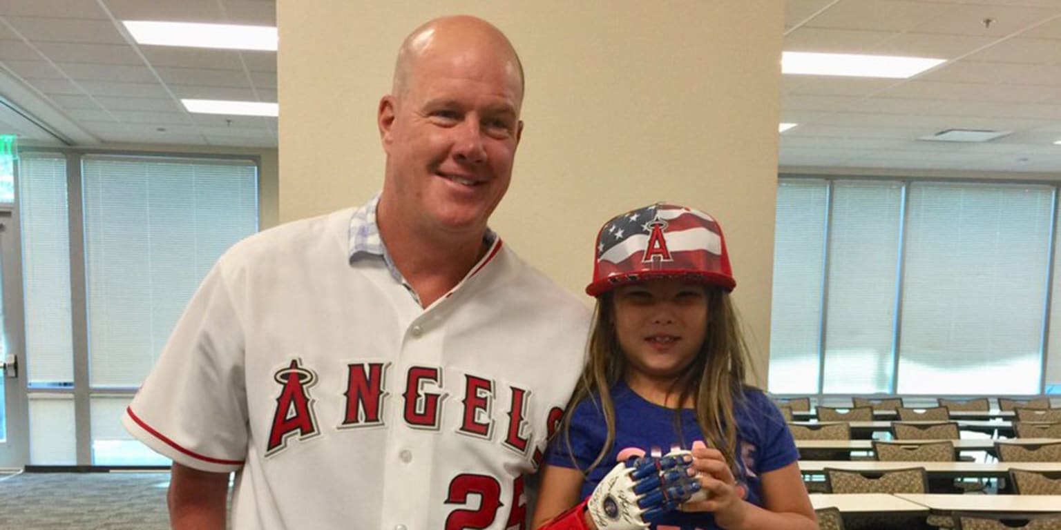 Hailey Dawson, who will throw out a World Series first pitch, met Jim ...