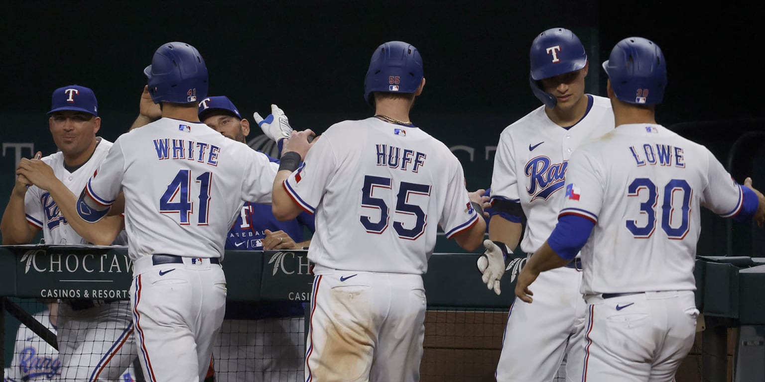 Rangers score 7 runs in 8th inning to beat Angels