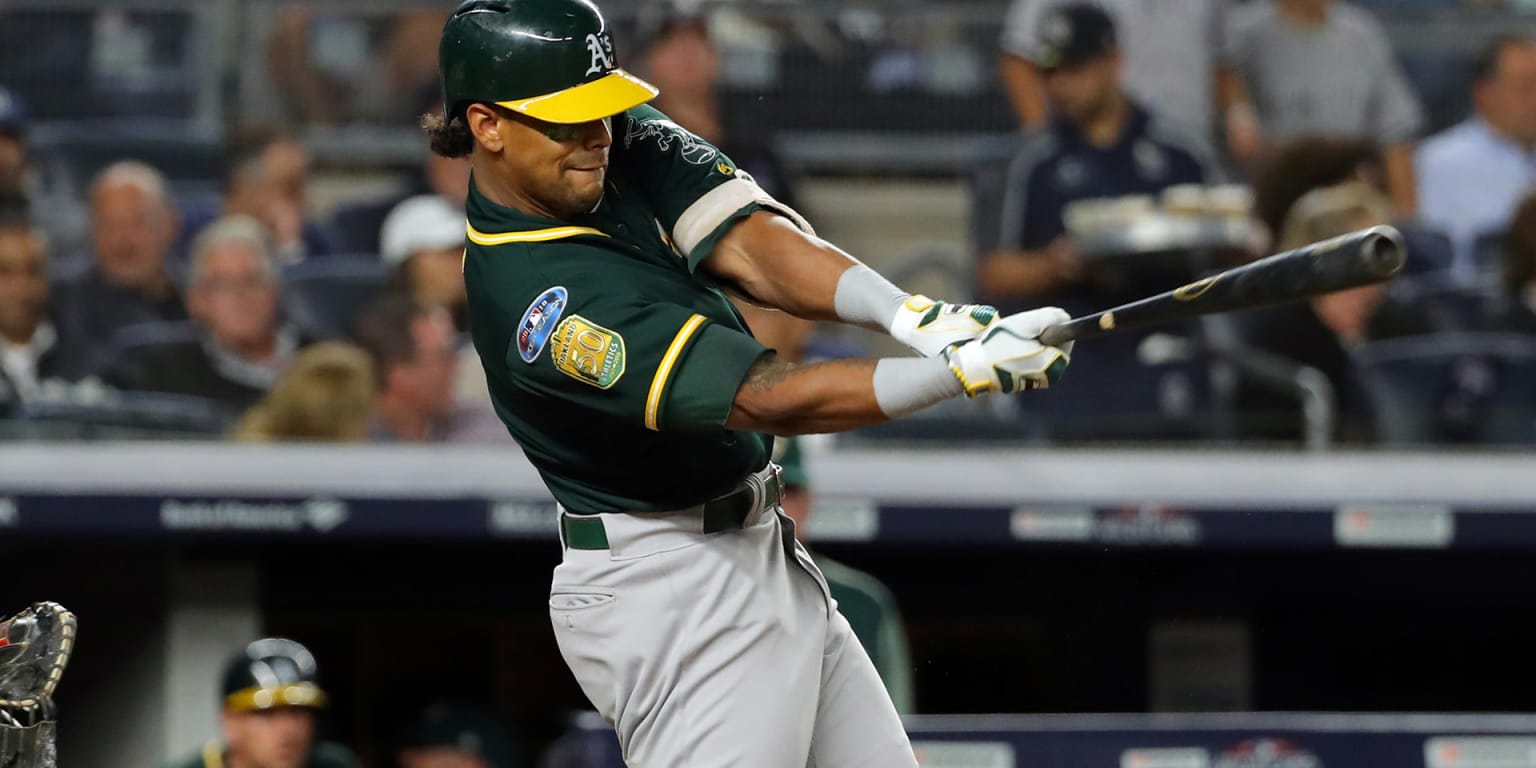 Athletics, Khris Davis continue contract talks