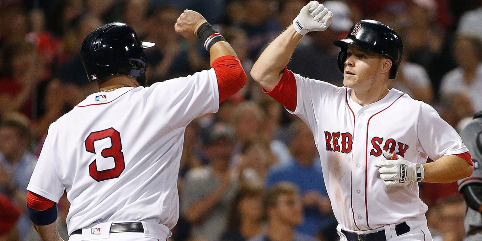 Homers, key relief lead Red Sox over D-backs