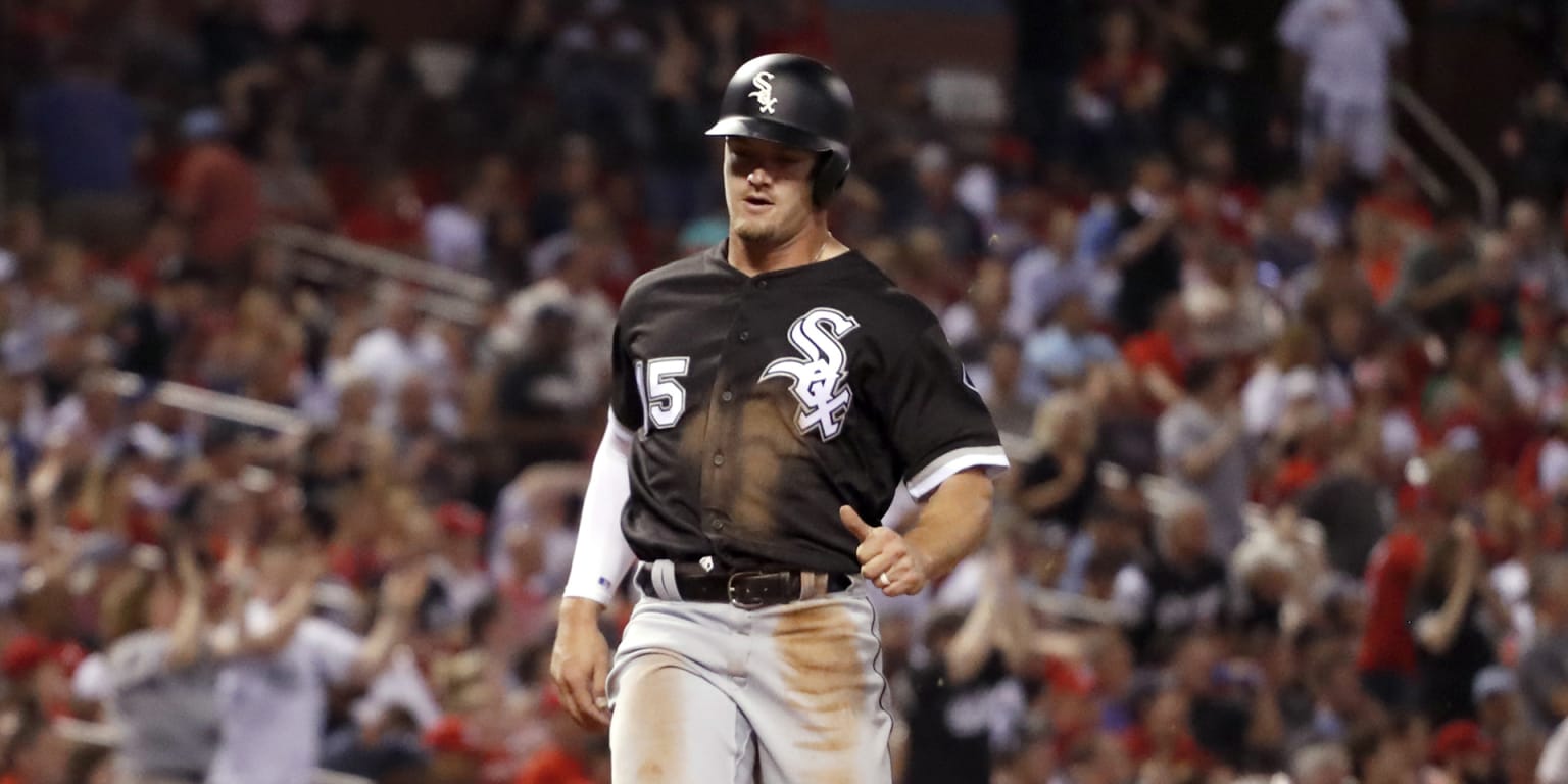 Adam Engel stays confident, focused on at-bats