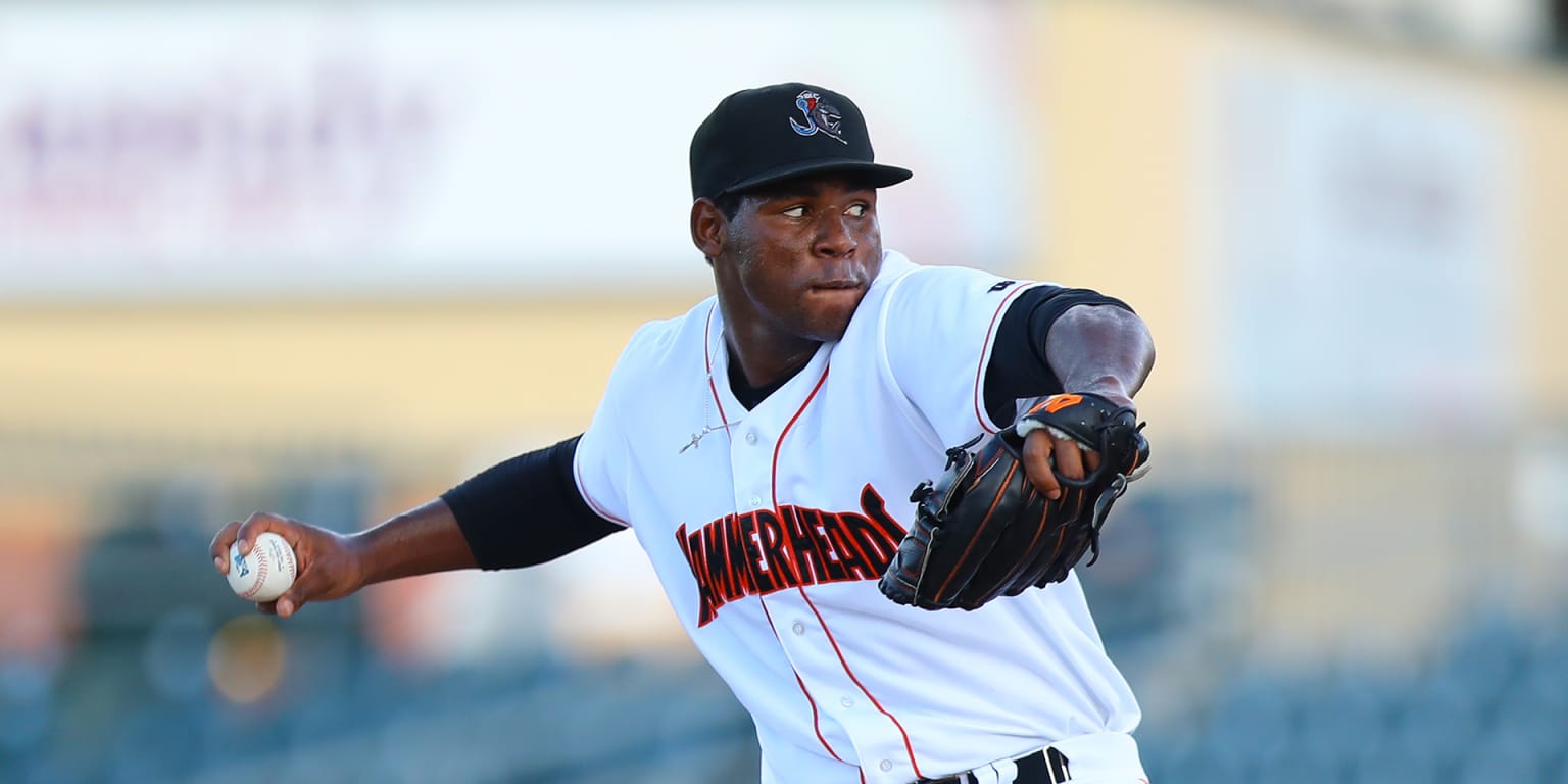 Marlins Inbox: How does Jorge Guzman project?