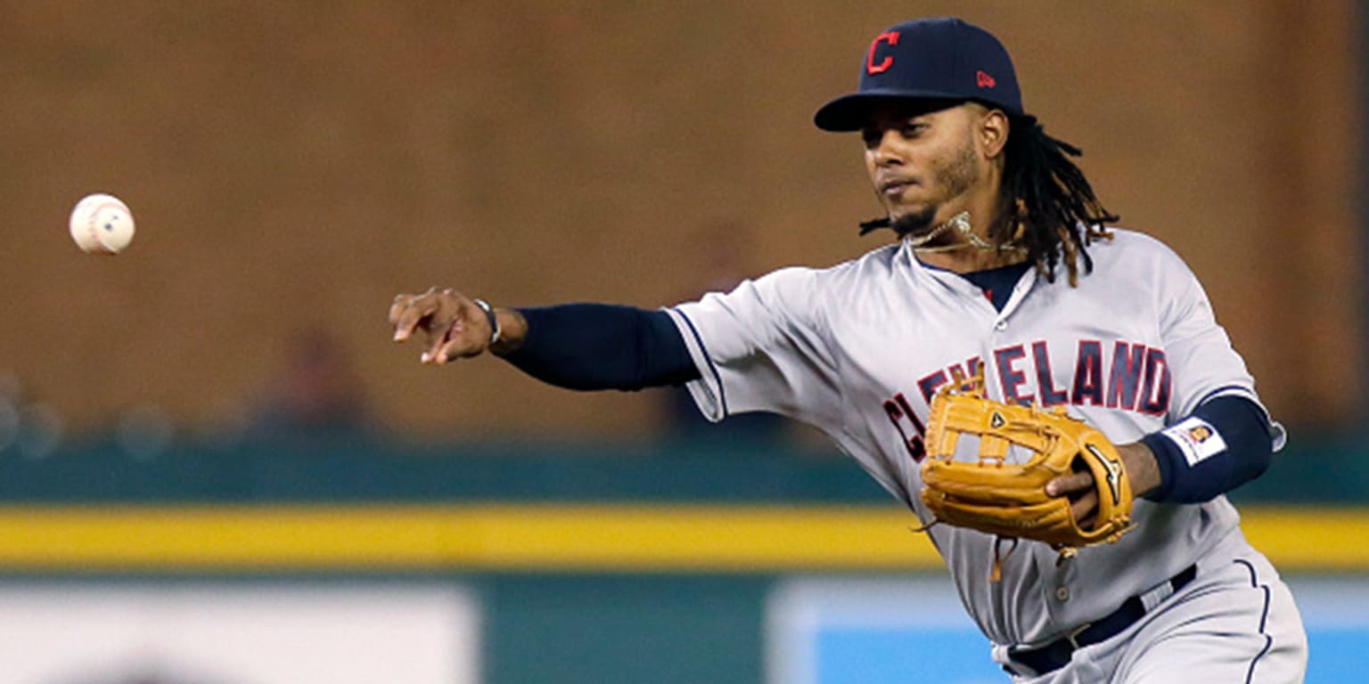 Tampa Bay Rays acquire Martinez from Indians
