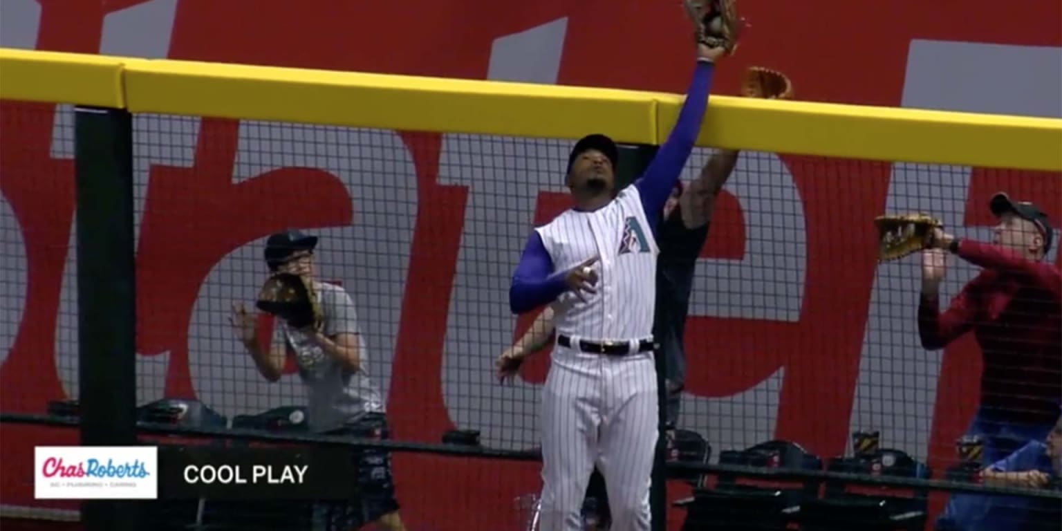 Adam Jones robs Ronald Acuna Jr. of HR