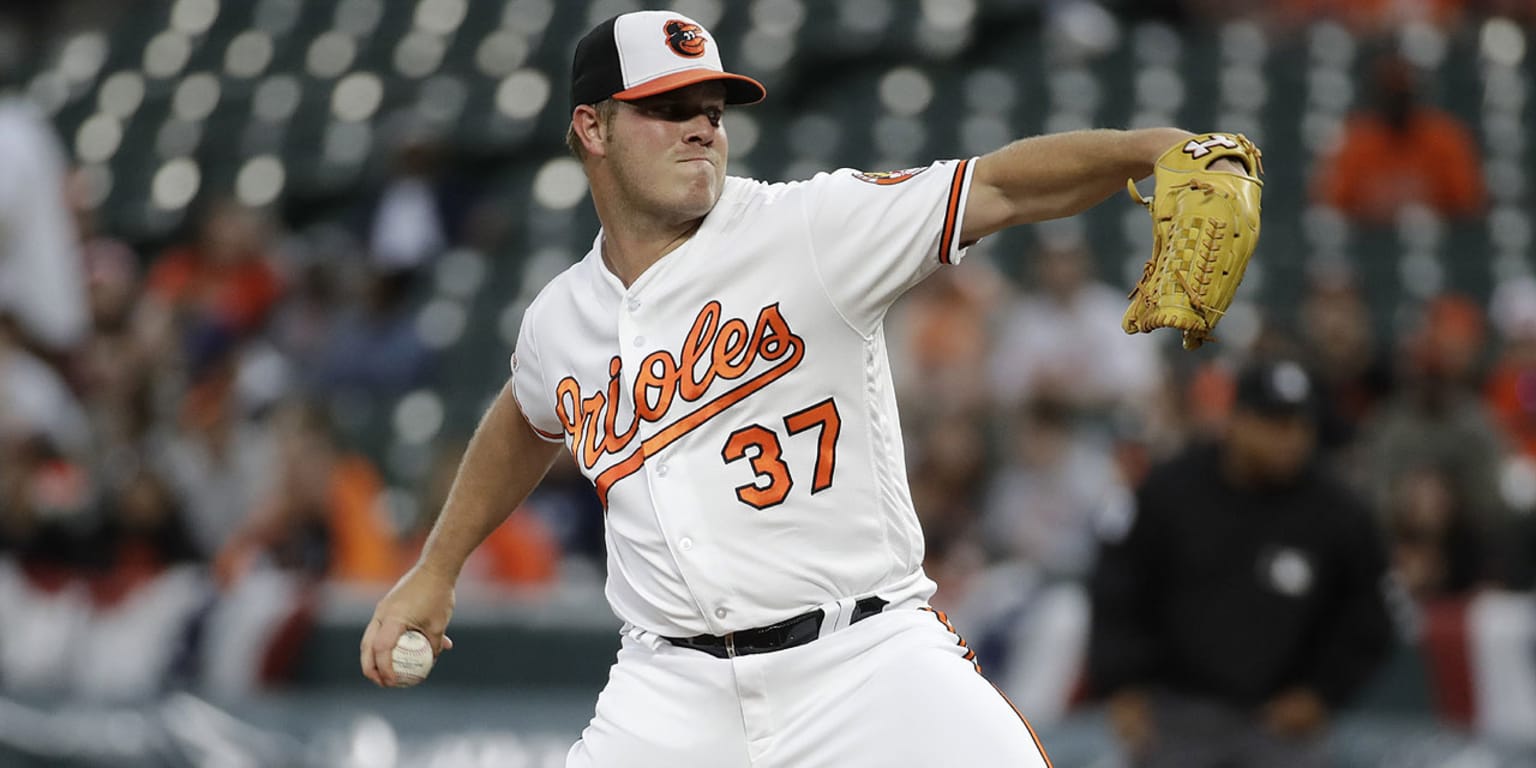 Orioles' Dylan Bundy strong in first win