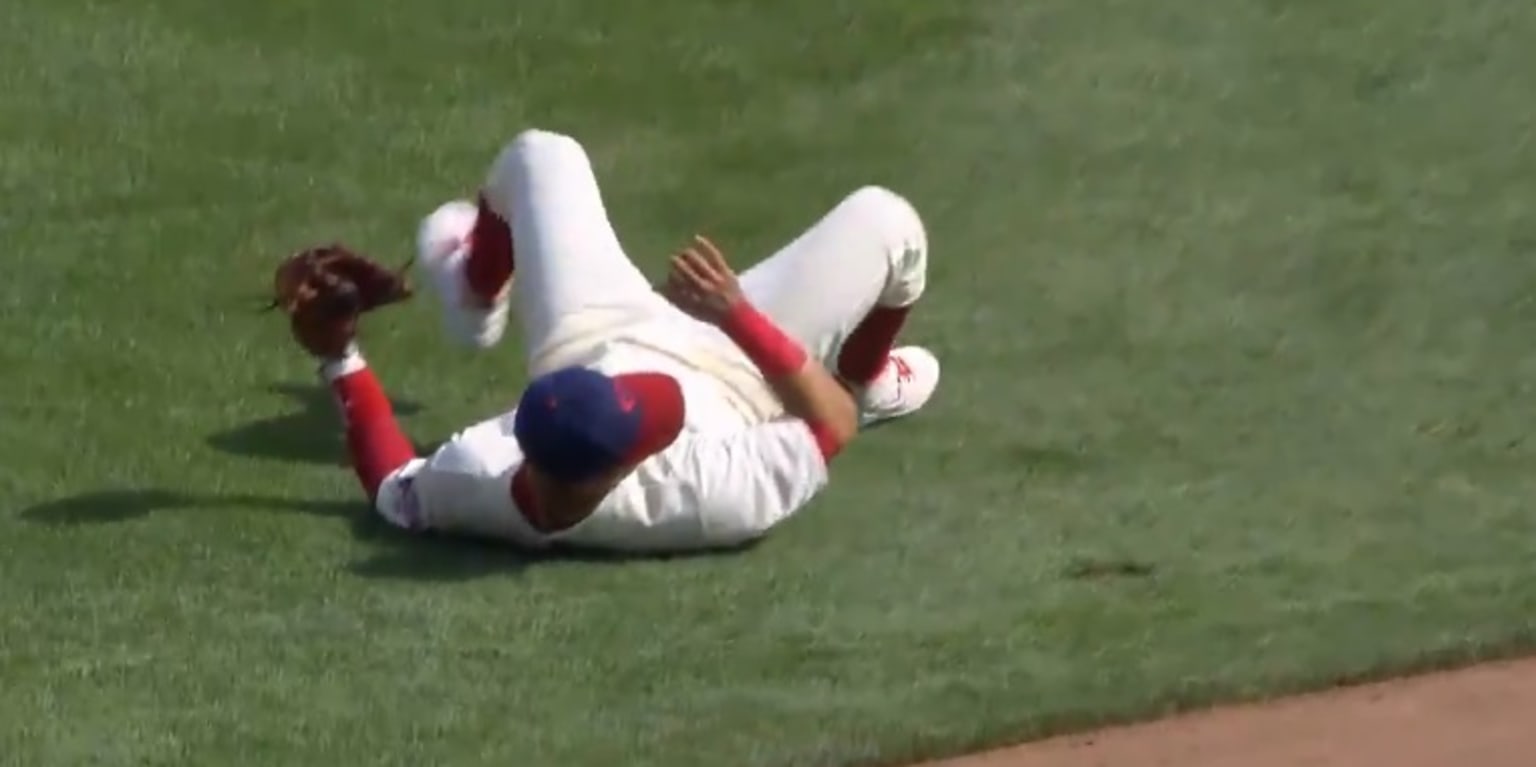 José Iglesias makes great play, jumps to feet | MLB.com