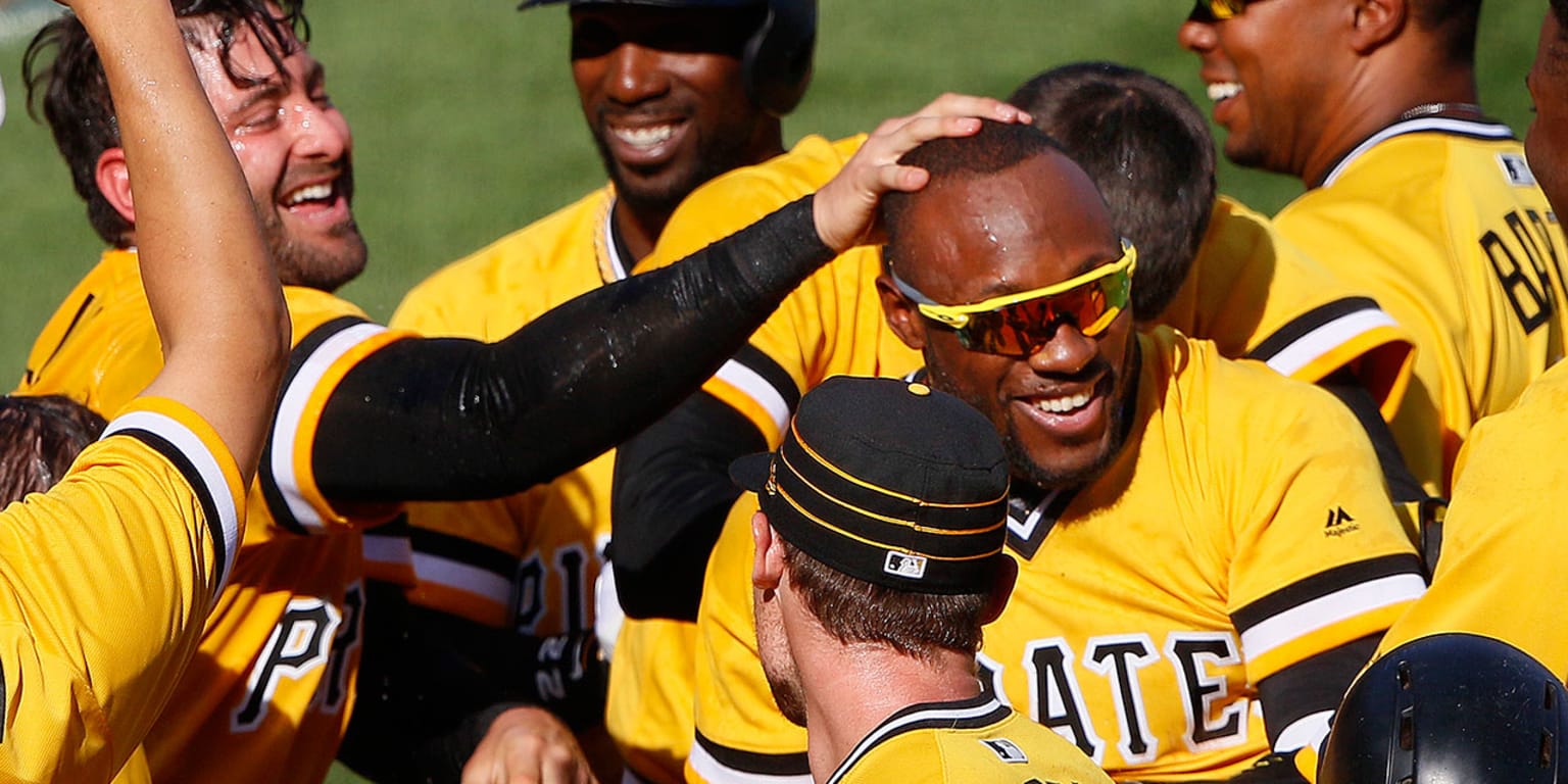 Pittsburgh Pirates win Sunday a team effort