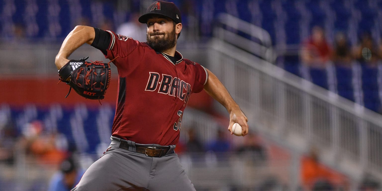 Ray domina para guiar a D-backs sobre Marlins