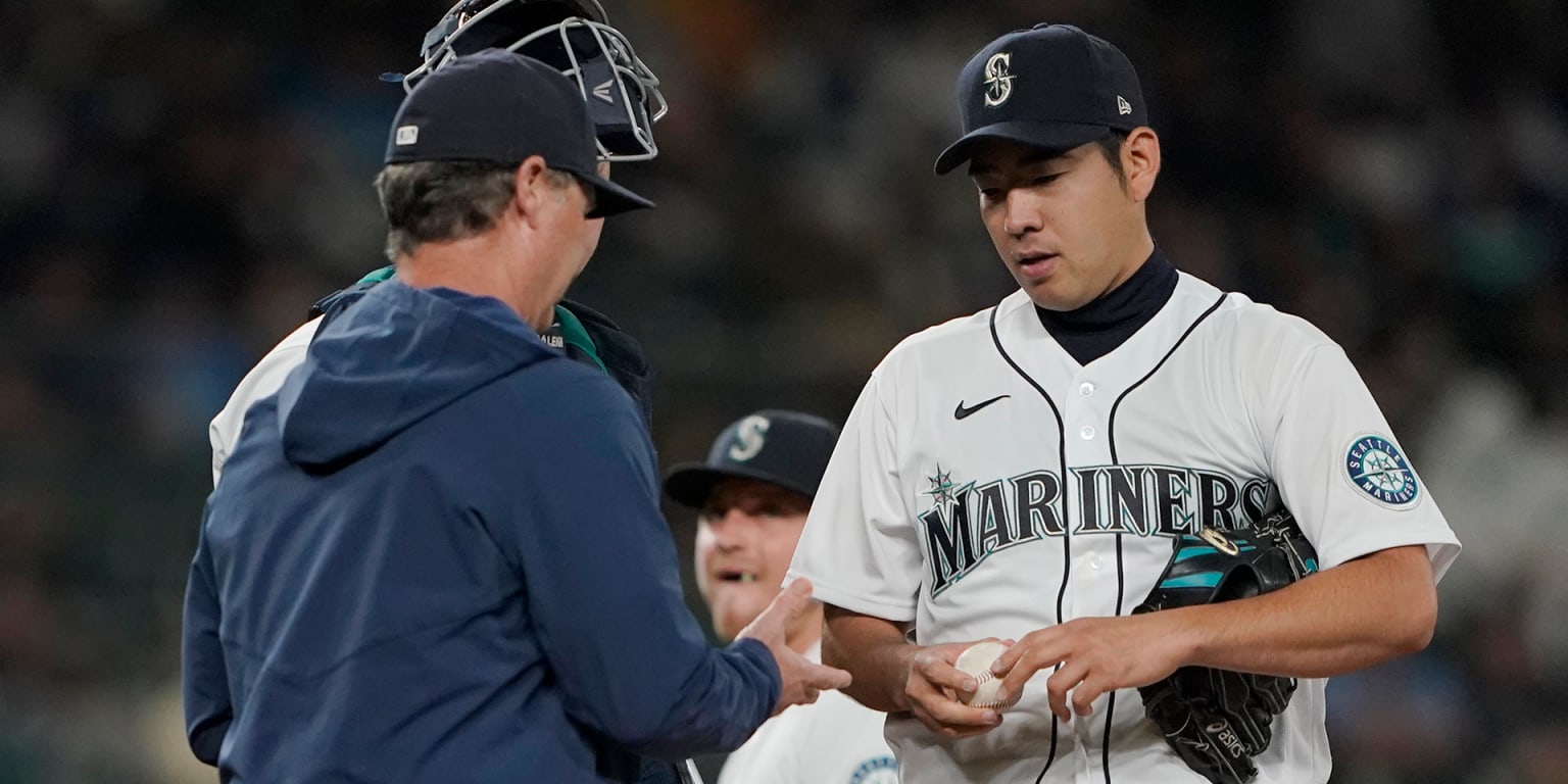 Mariners lose opener to Royals