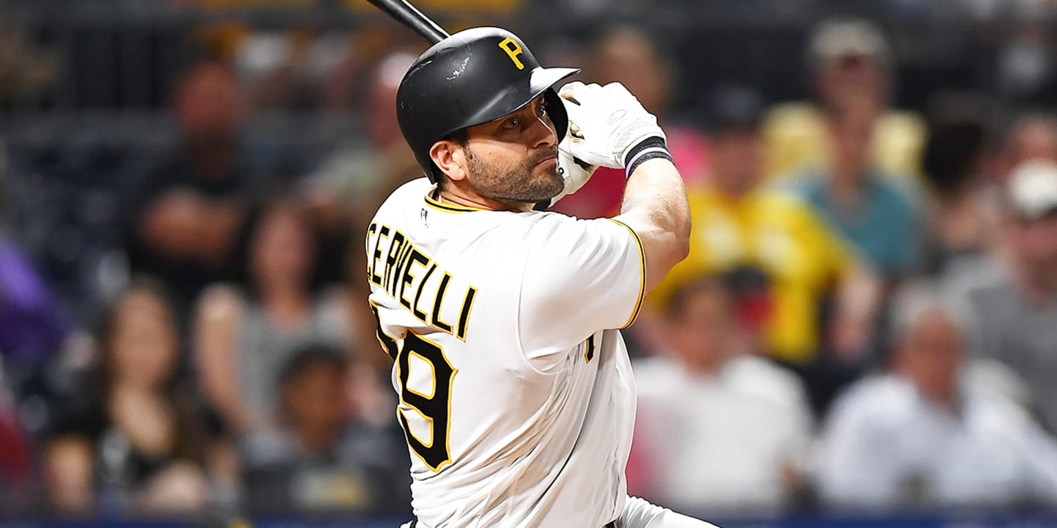 Pirates' Francisco Cervelli returns to lineup