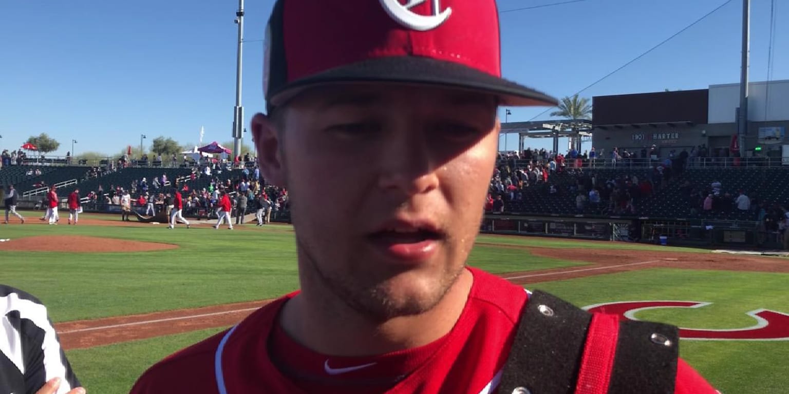 Reds top prospect Nick Senzel makes debut