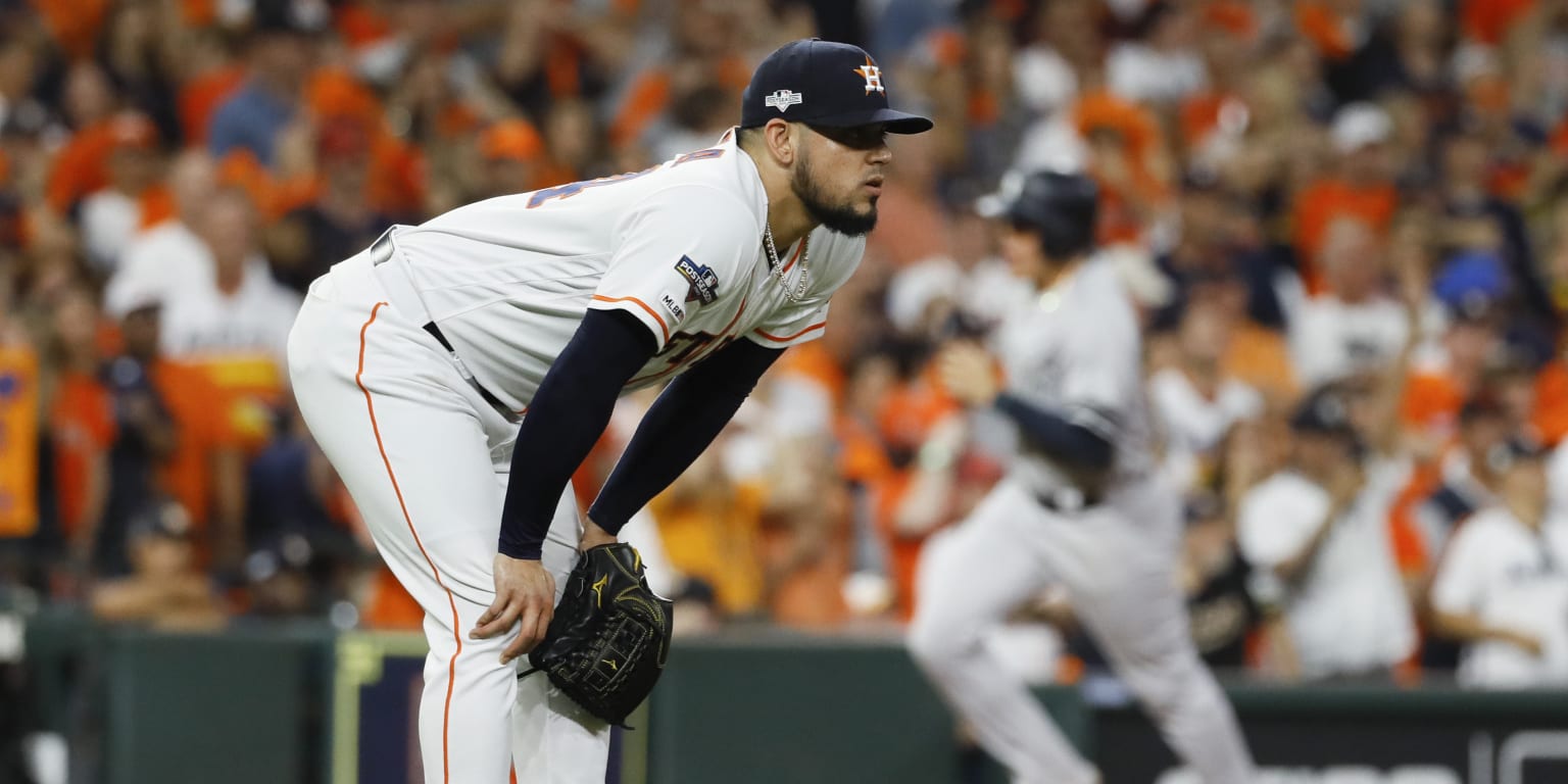Roberto Osuna gives up tying homer in ALCS Game 5