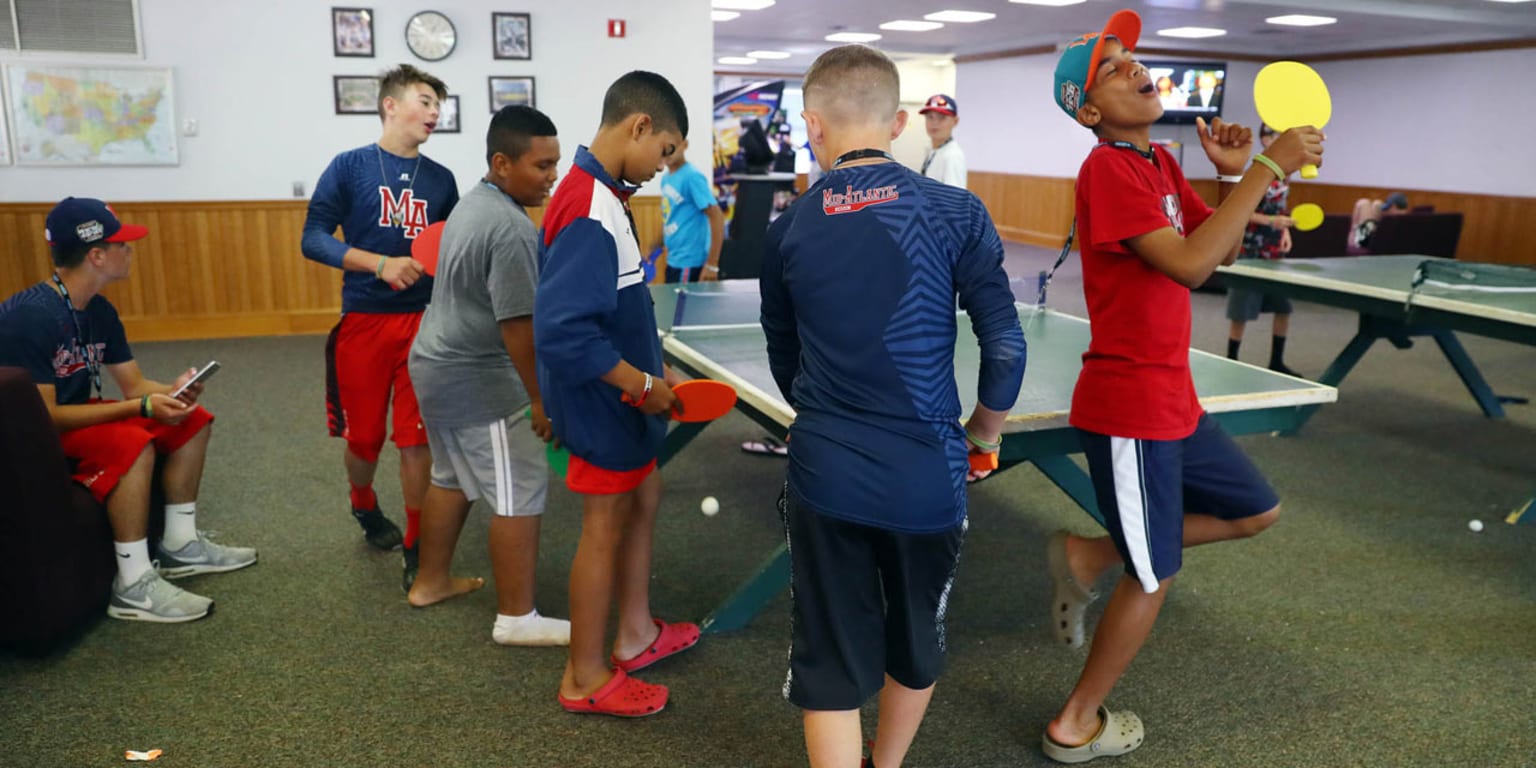 Little League World Series teams bond in dorms