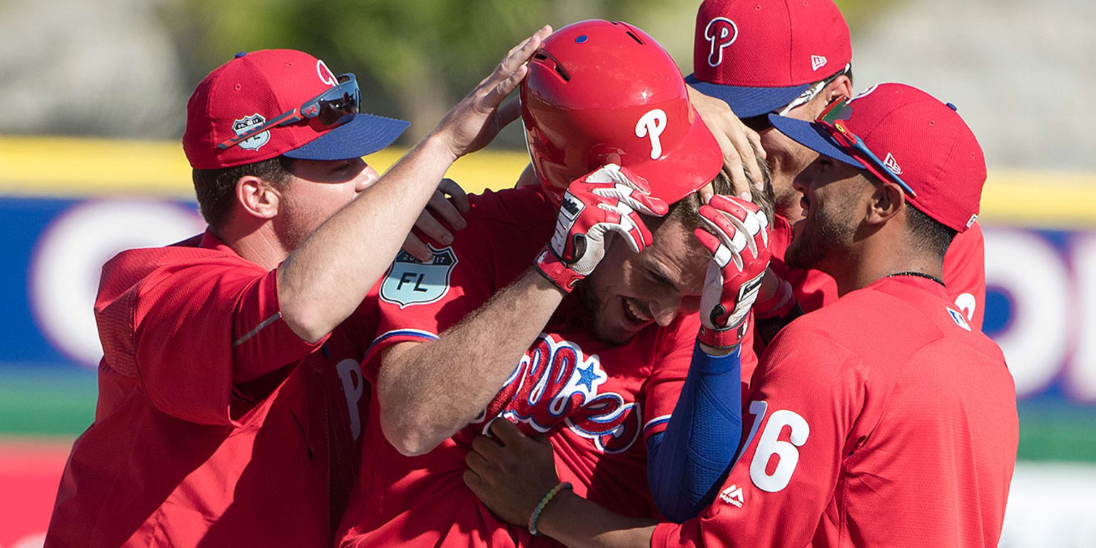 Phillies homer 3 times in walk-off vs. Yankees