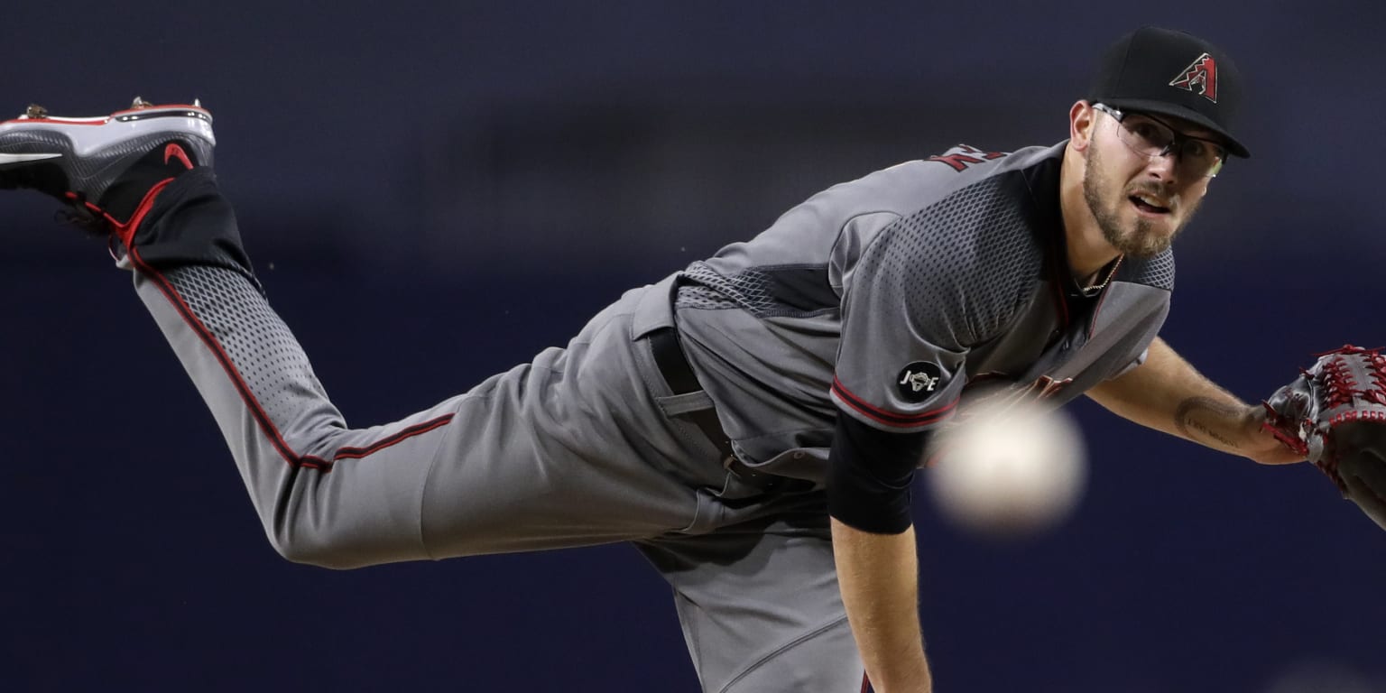 D-backs make small changes in uniforms