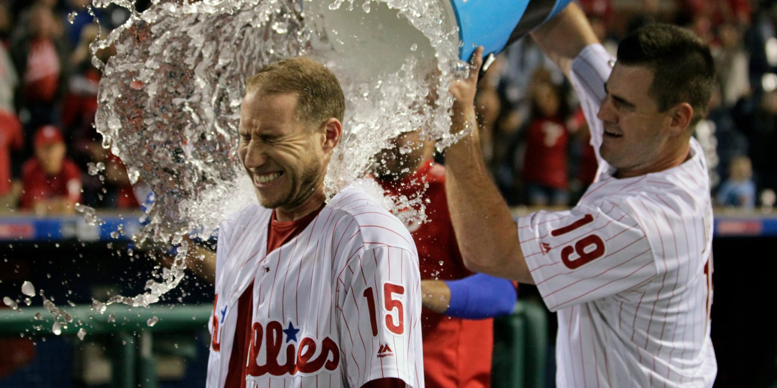 Phillies' Ty Kelly delivers walk-off single