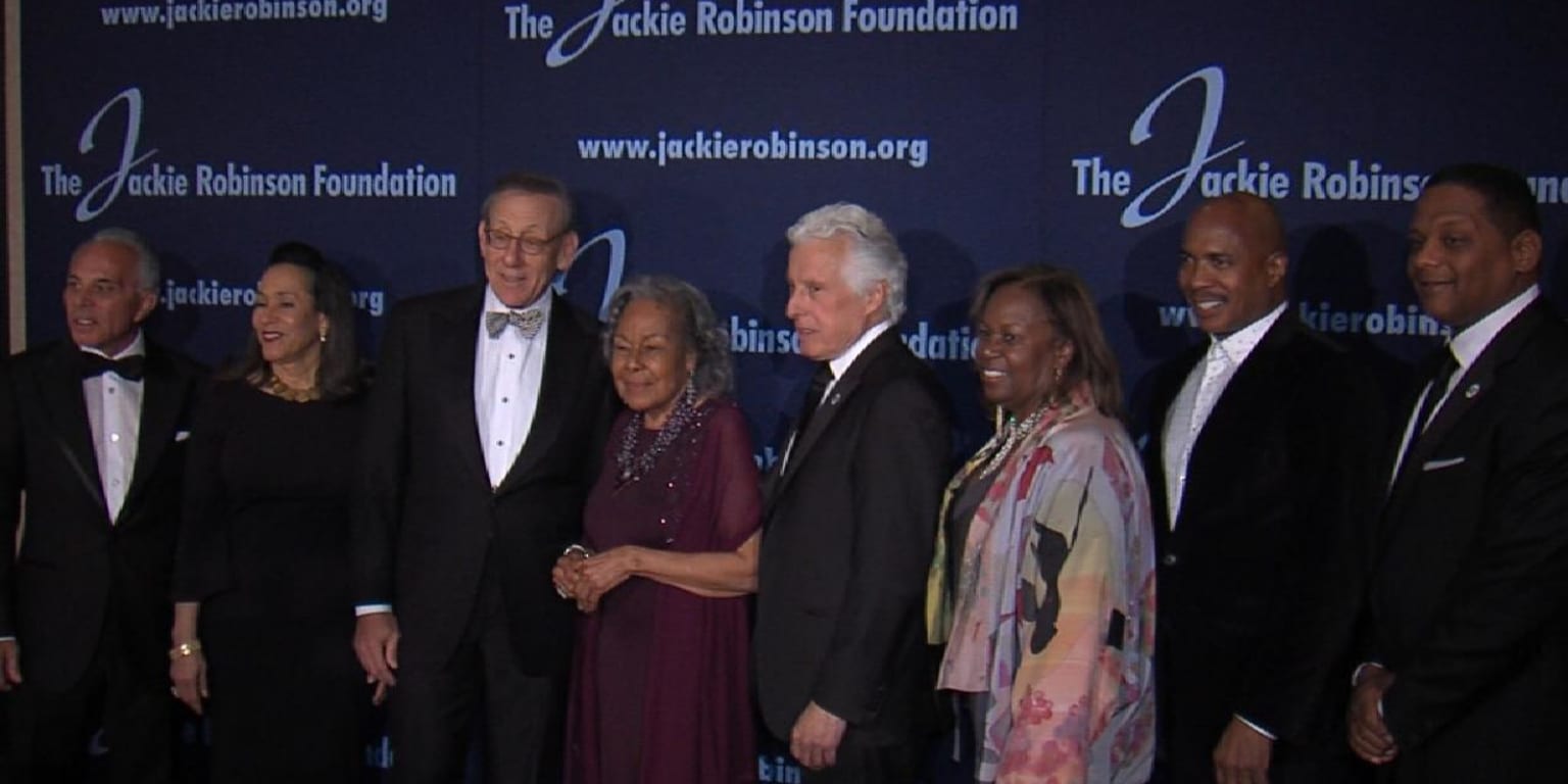 Robinson Foundation honors scholarship winners