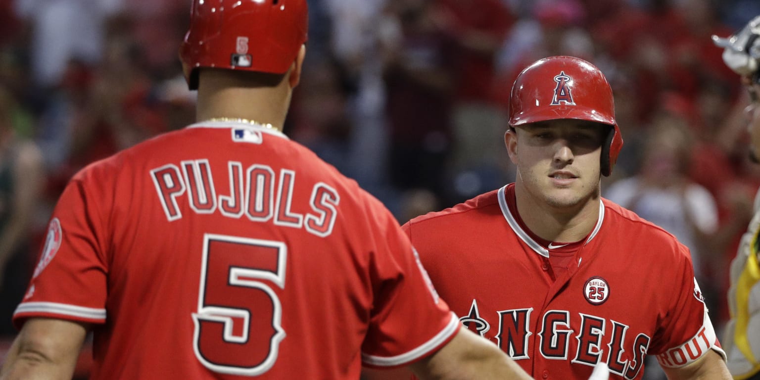 Angels' Mike Trout returns to lineup