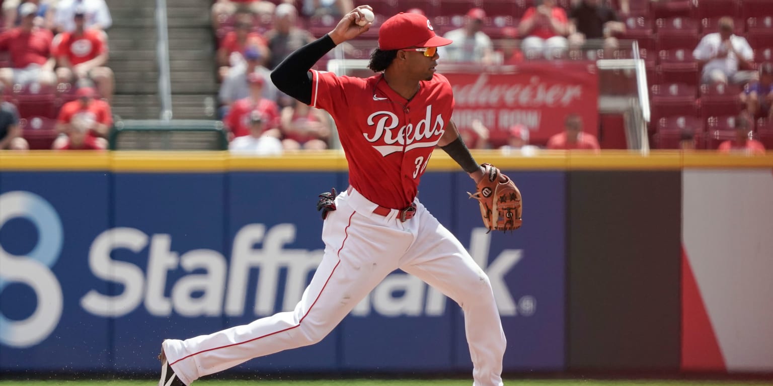Reds' Jose Barrero has surgery on left wrist