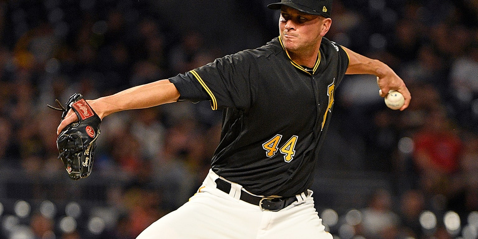 Pirates' Tony Watson showing old form