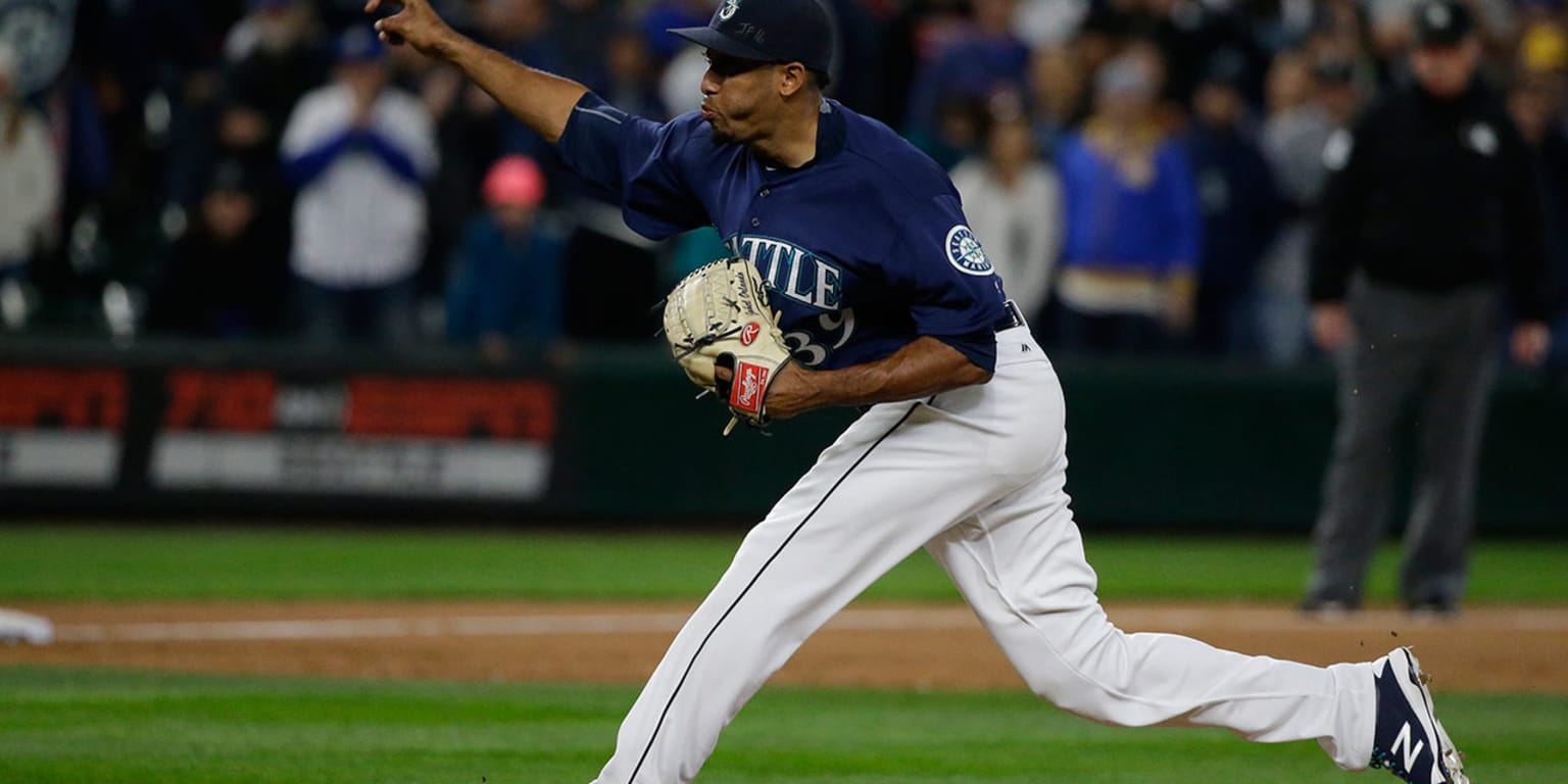 Mariners Edwin Diaz saves game with slider