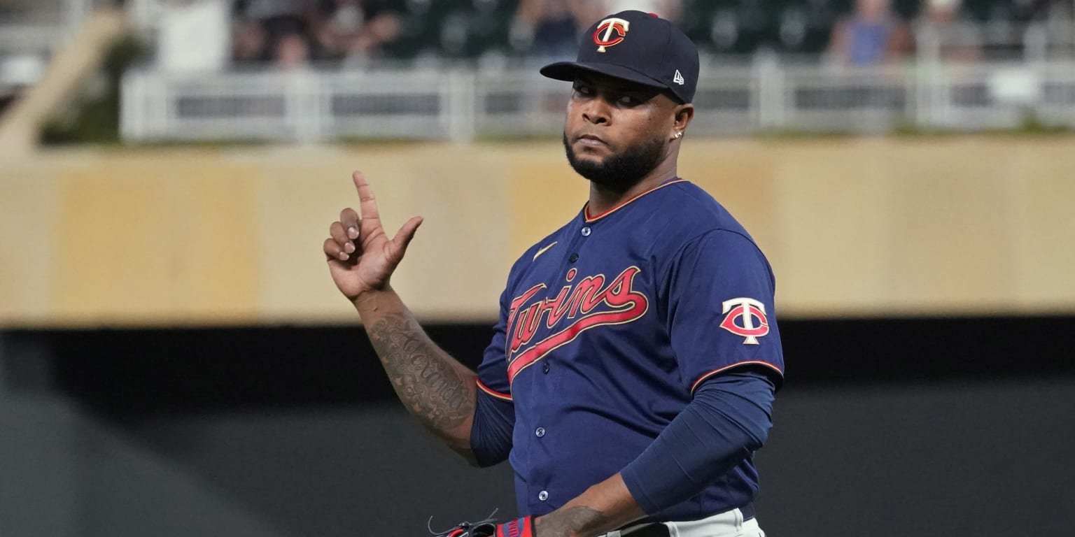 Alex Colomé leading improved Twins' bullpen