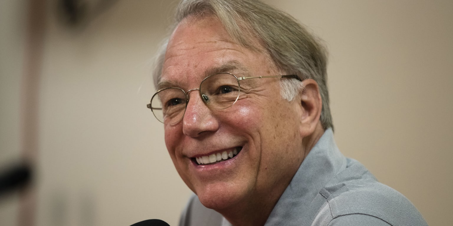 Andy MacPhail on where Phillies stand in 2017