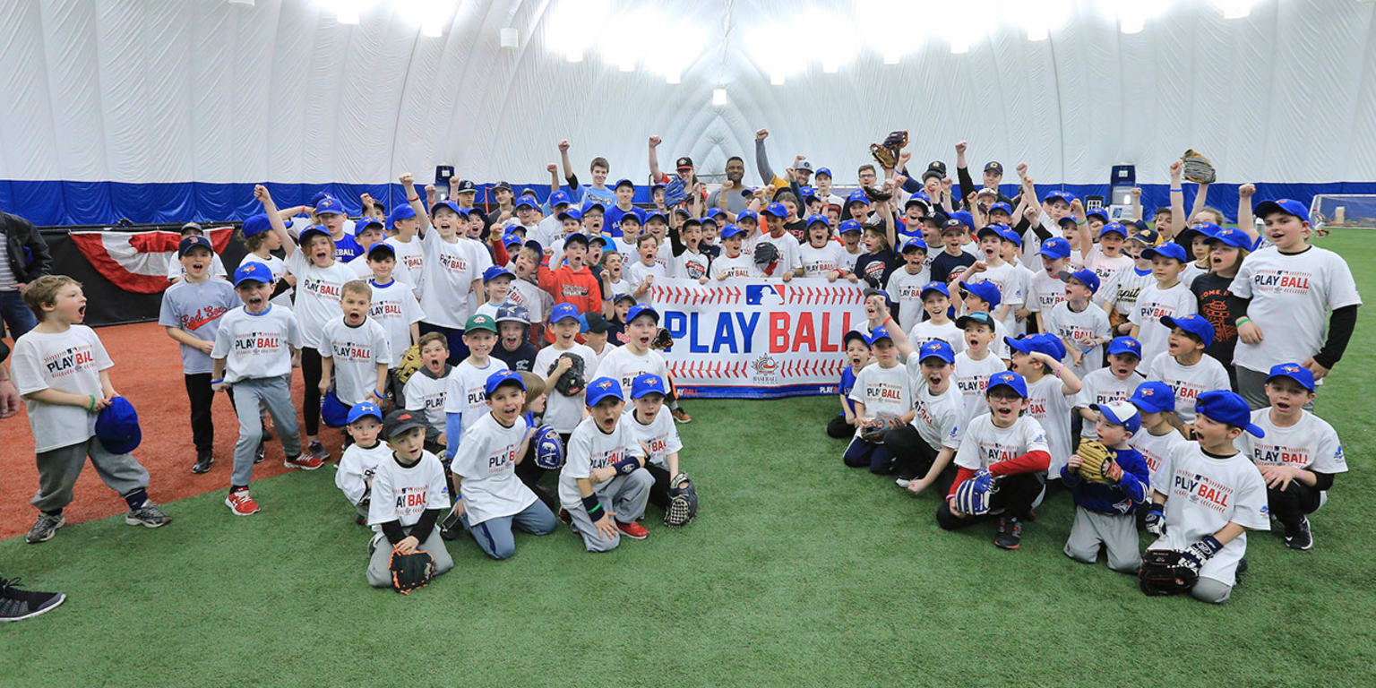 MLB Play Ball event draws hundreds in Quebec