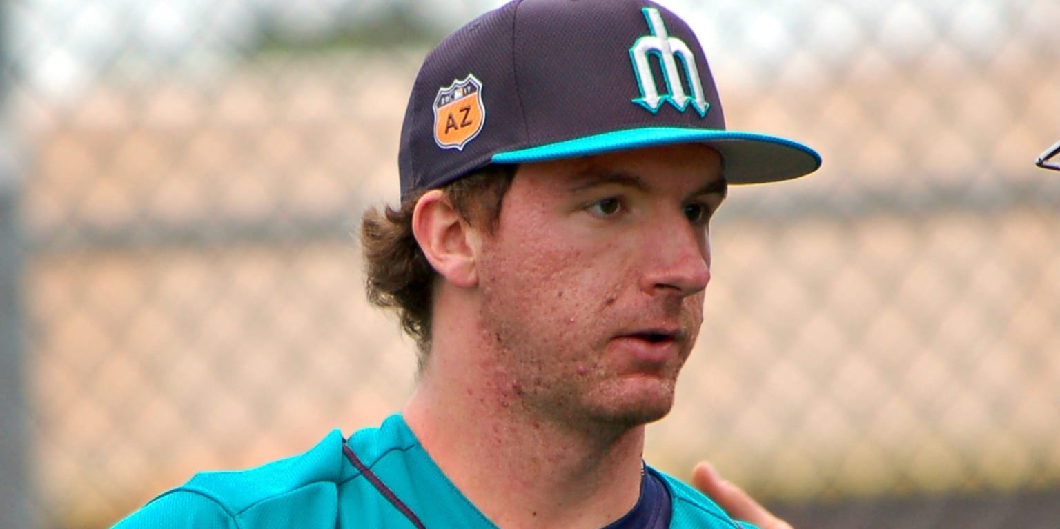 Mariners' Moore making early impact in camp