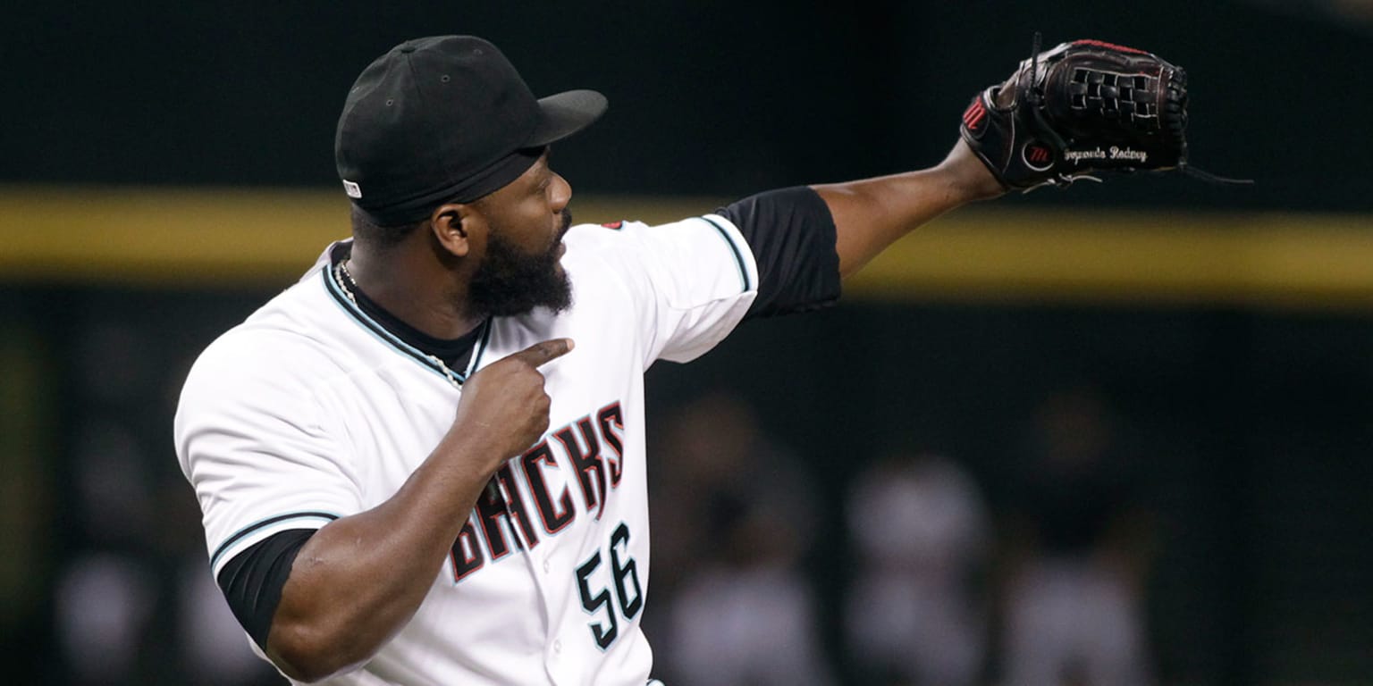 D-backs' Fernando Rodney gets 300th save