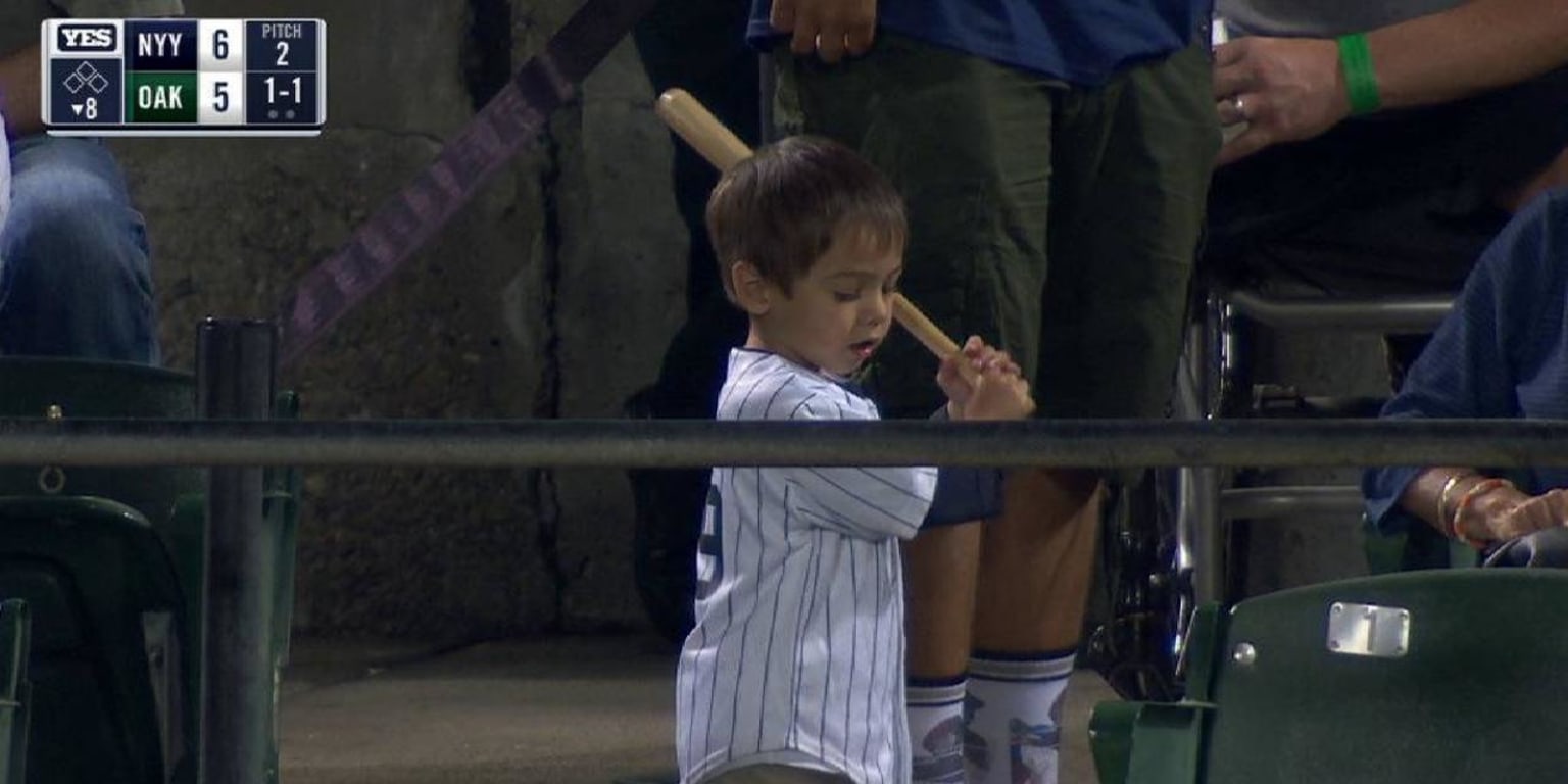 This young Aaron Judge fan with a mini-bat is adorable ... and could ...