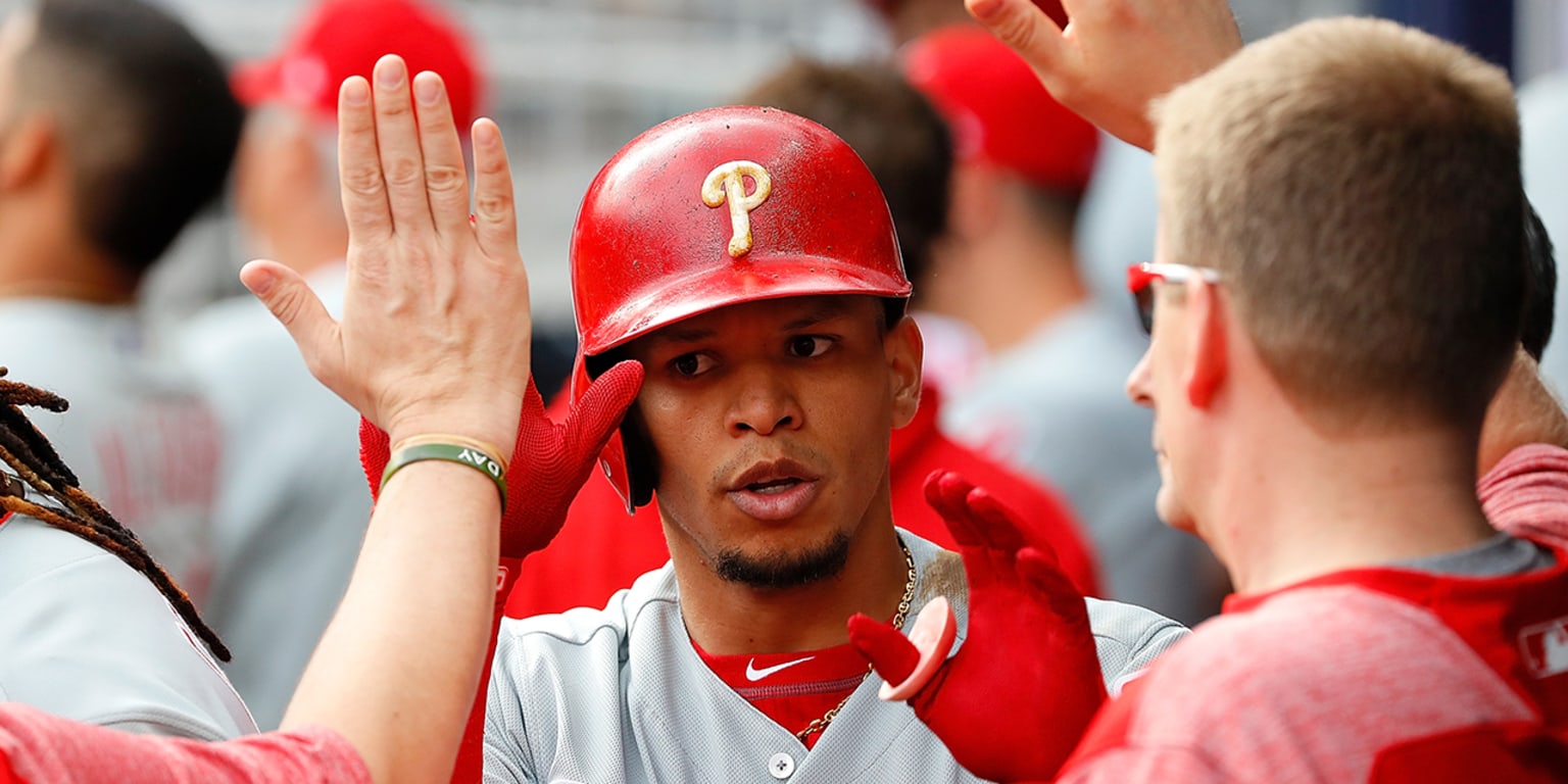Cesar Hernandez hits first Phillies HR of 2018