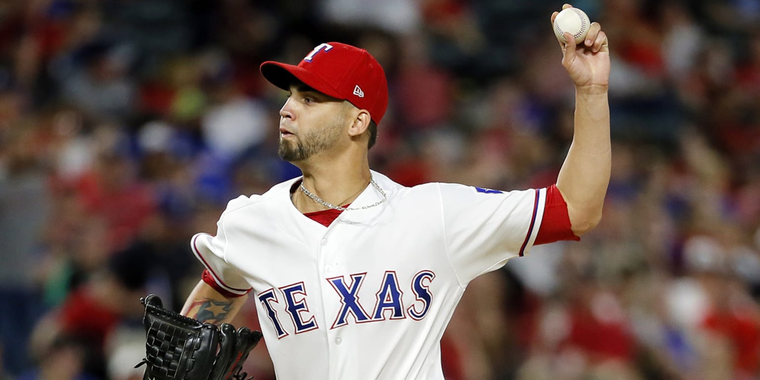 Rangers' Alex Claudio has success in bullpen