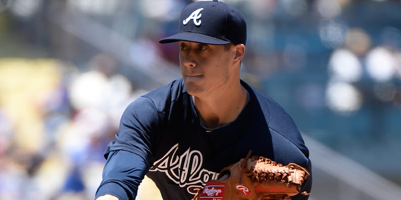 Braves' Brian Snitker lets Matt Wisler battle