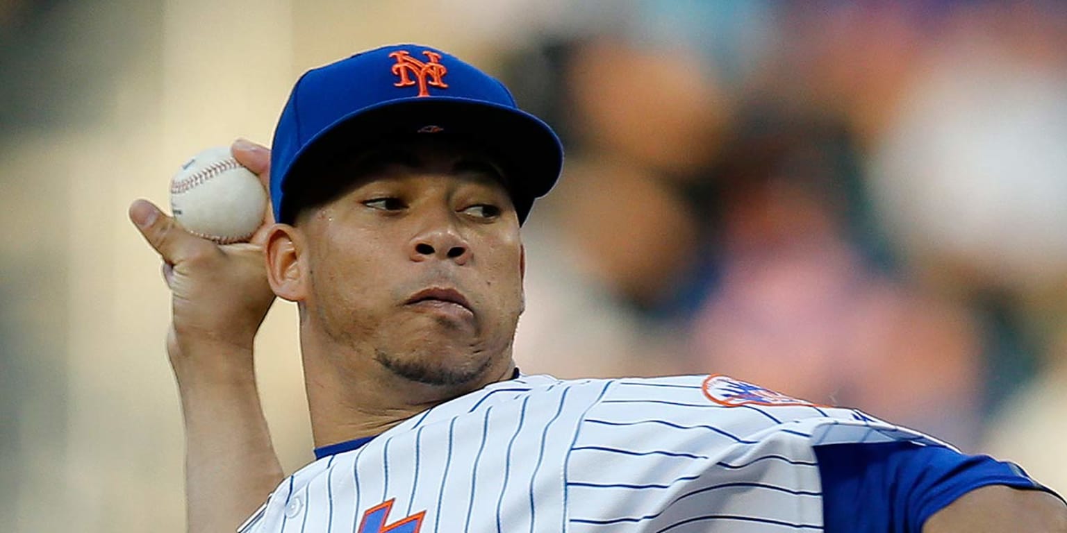 Mets Hansel Robles pressed into duty, steps up