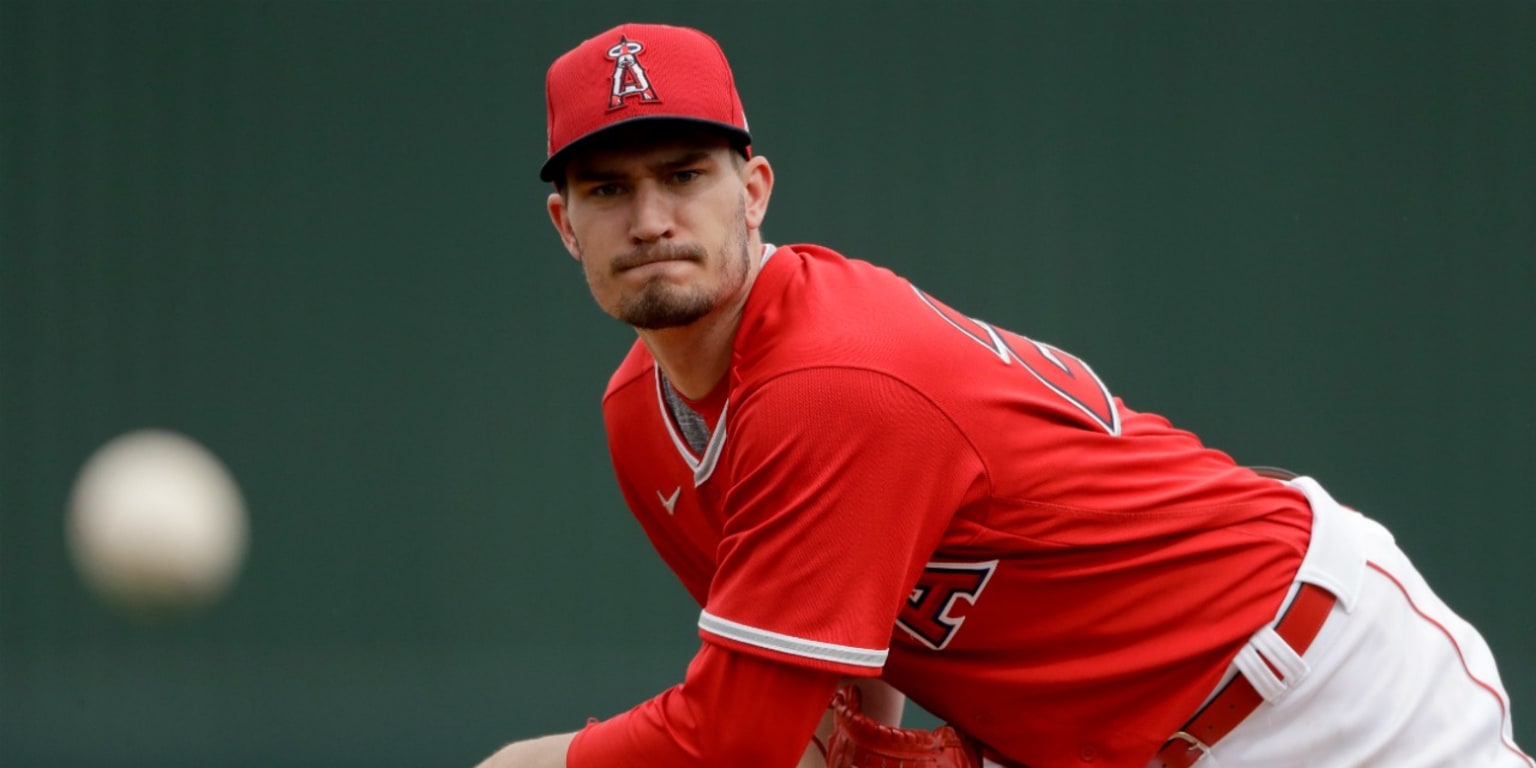 Heaney abrirá en el Día Inaugural por Angelinos