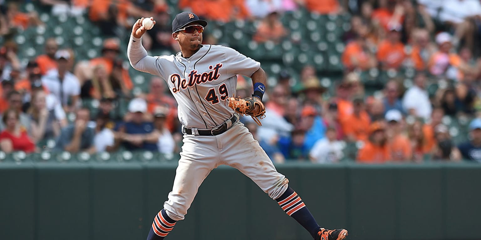 Tigers Dixon Machado lays out for sweet grab