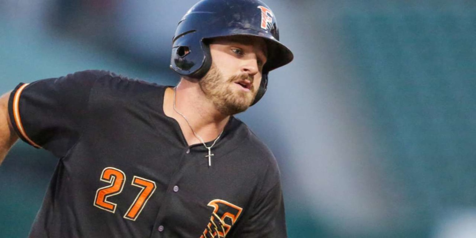 Tyler White aims to win Astros' first-base job