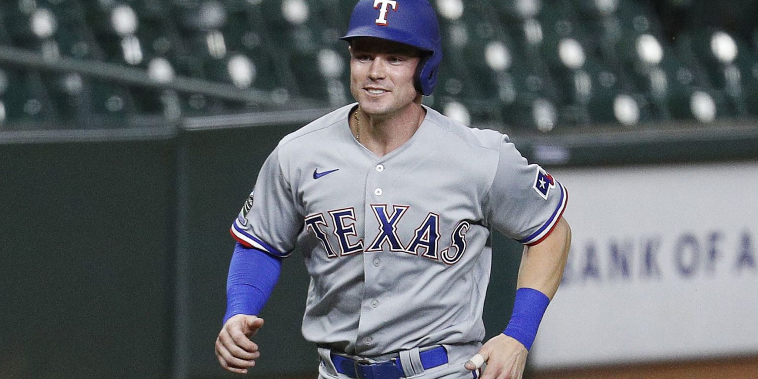 Rangers trade for Jose Acosta from Reds