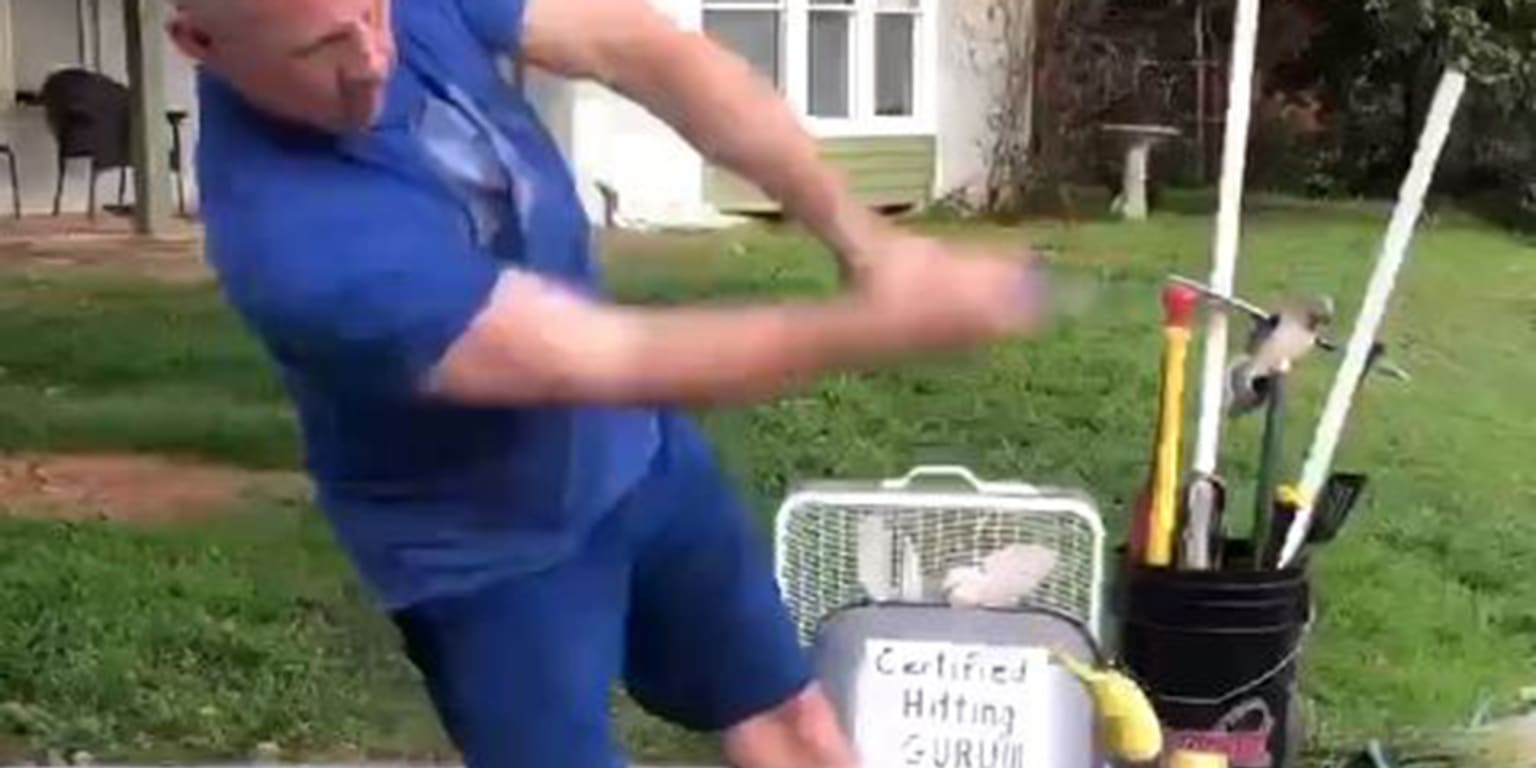 Former MLB player hits banana with a machete