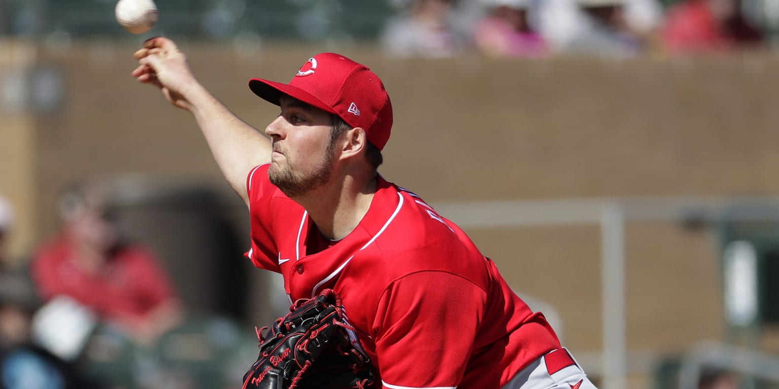 Trevor Bauer tells batter what pitches are coming