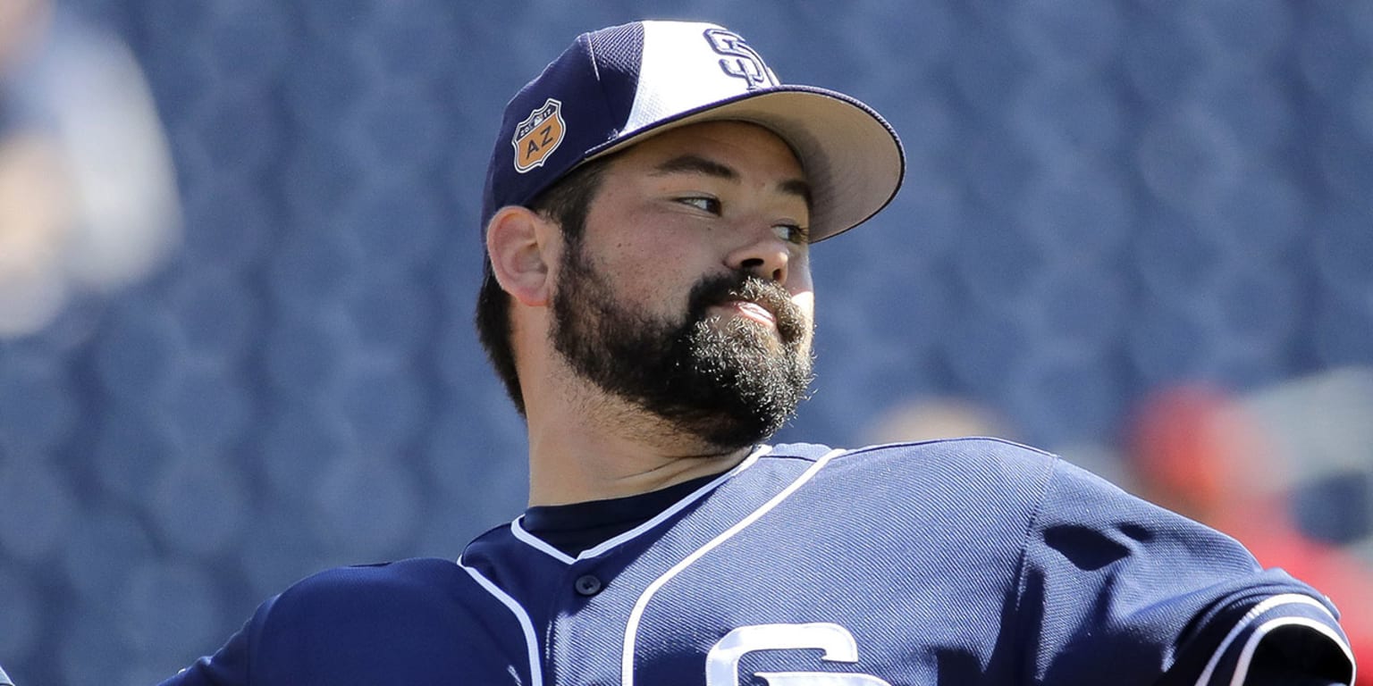 Padres' Zach Lee back in big leagues
