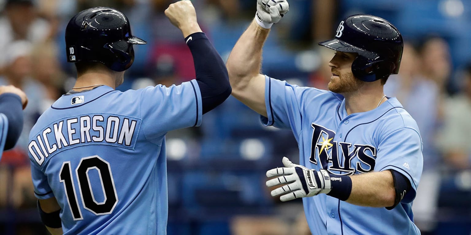 Rays score five in 4th inning to beat Rangers